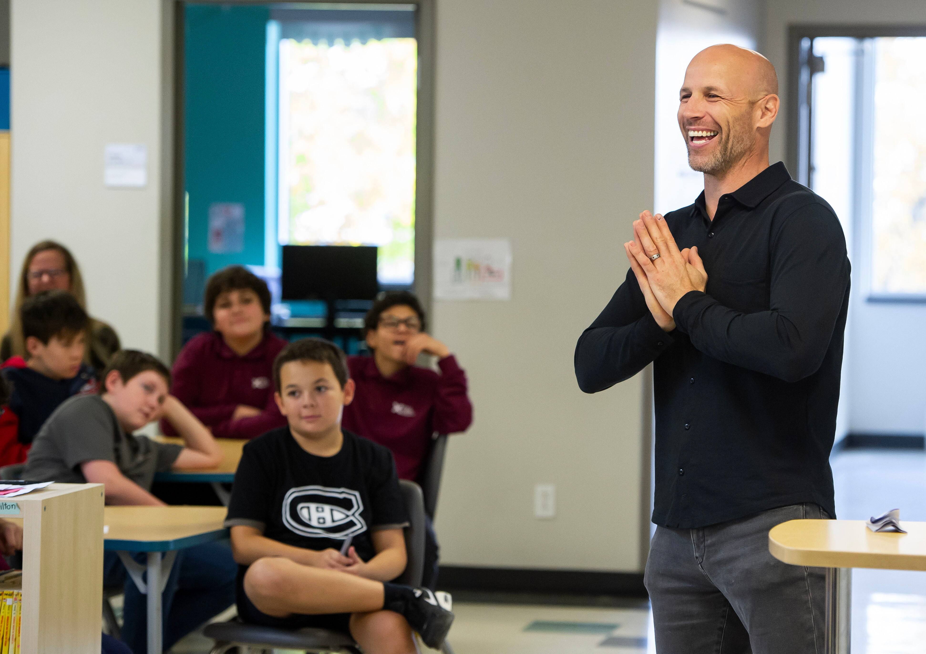 L’ancien hockeyeur Steve Bégin adore redonner aux jeunes atteints de ...