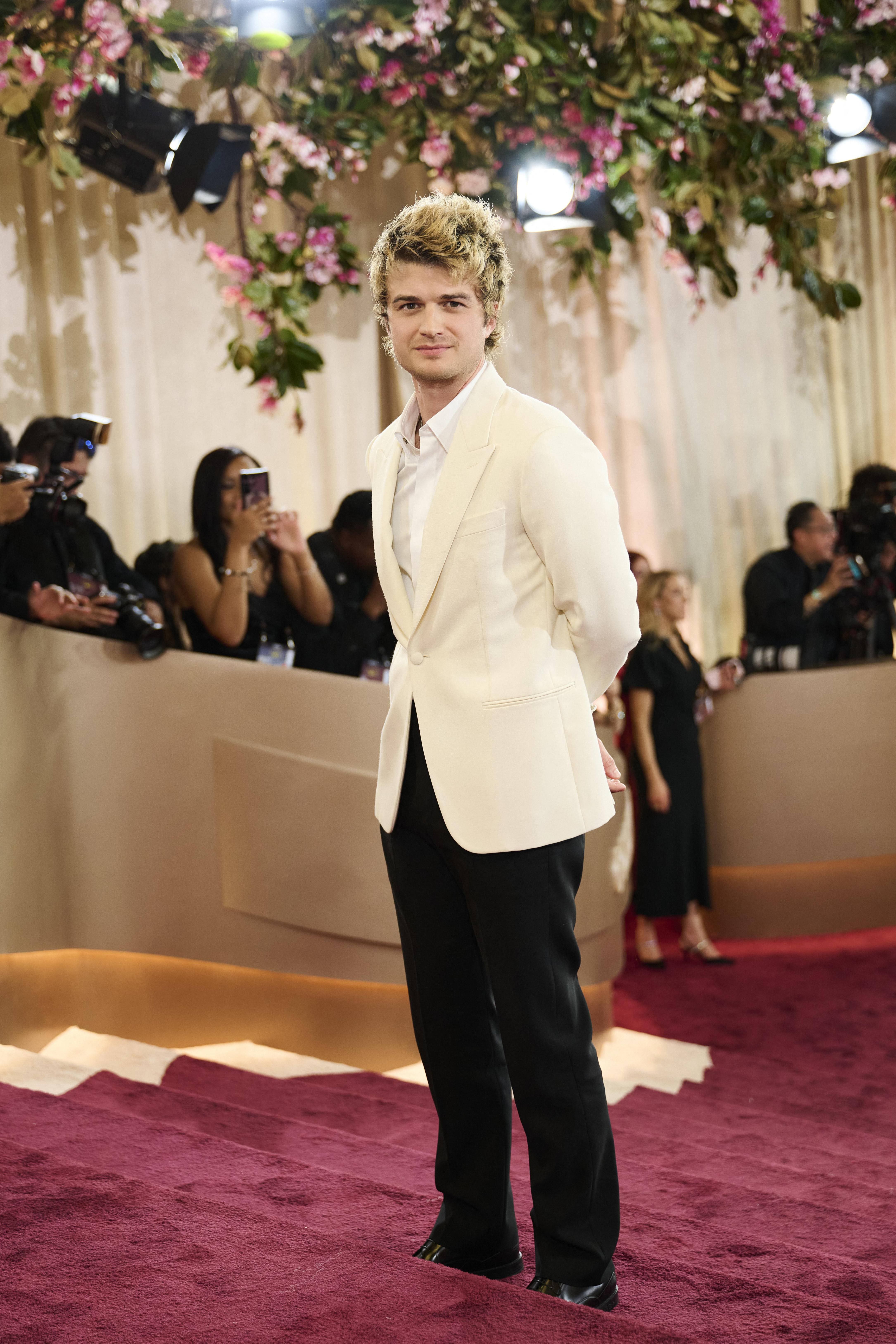 «Aucune décence humaine. Arrêtez cet homme»: Joe Keery de «Stranger ...