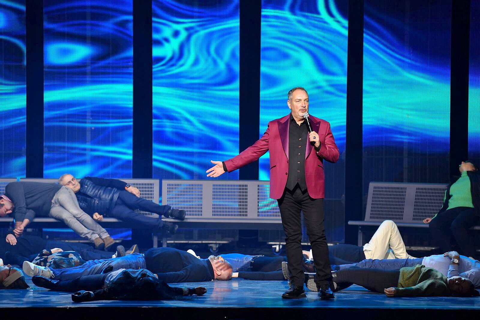 Déjà plus de 100 000 billets vendus pour la nouvelle tournée de Messmer ...