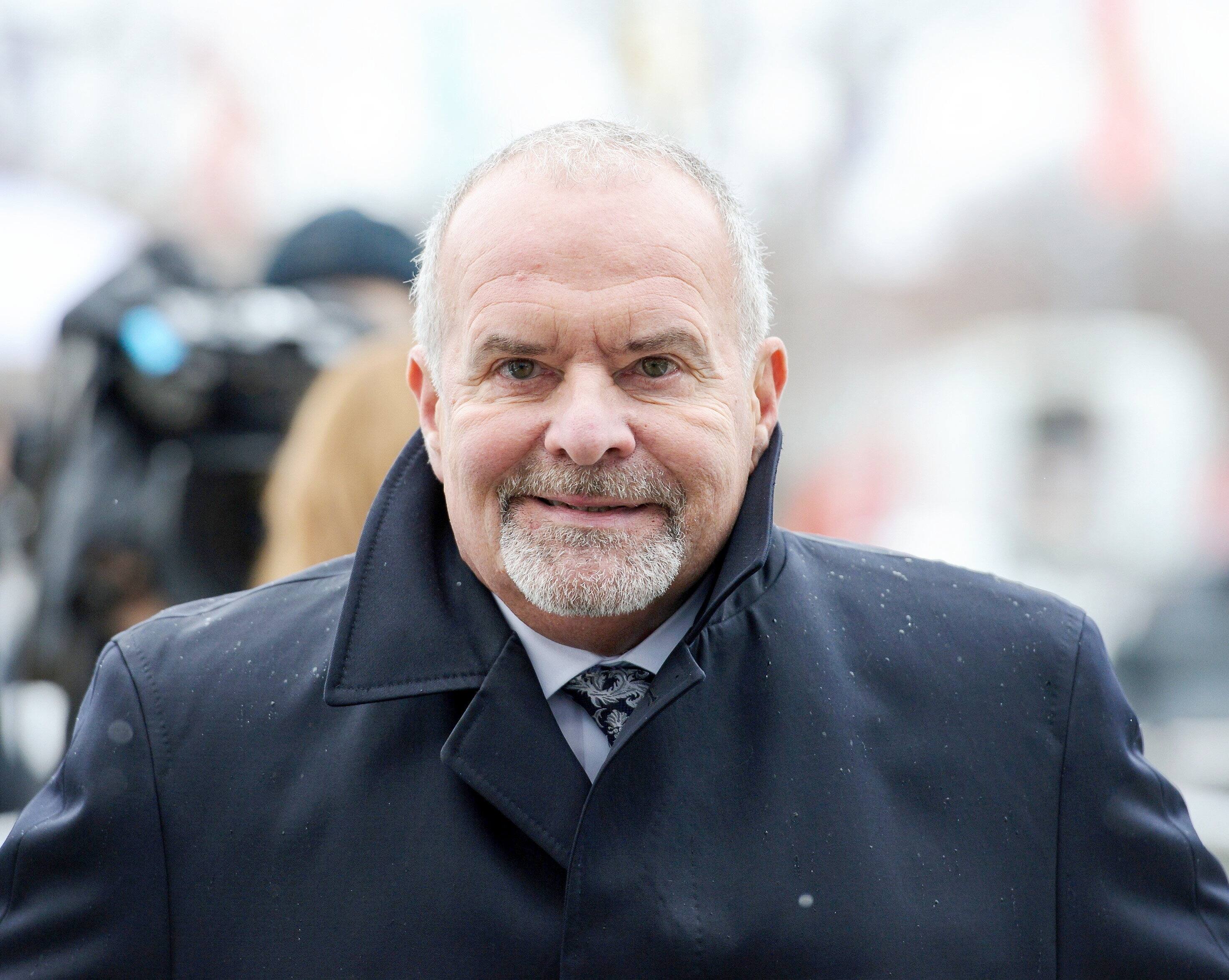 Les Québécois rendent hommage à l'animateur Paul Houde au Planétarium | JDM