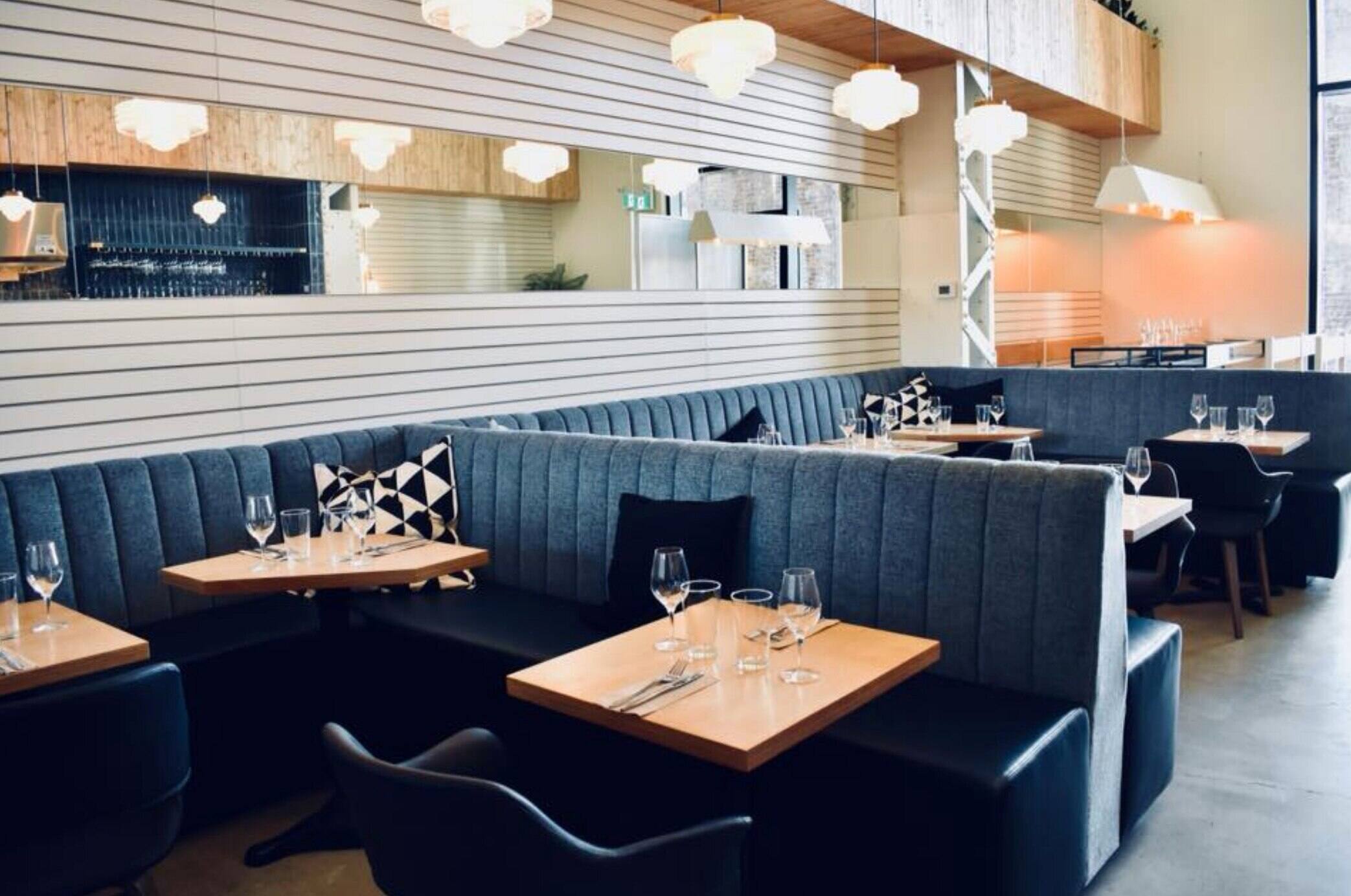 Ce nouveau resto dans les Shops Angus vous donnera l’impression que c ...