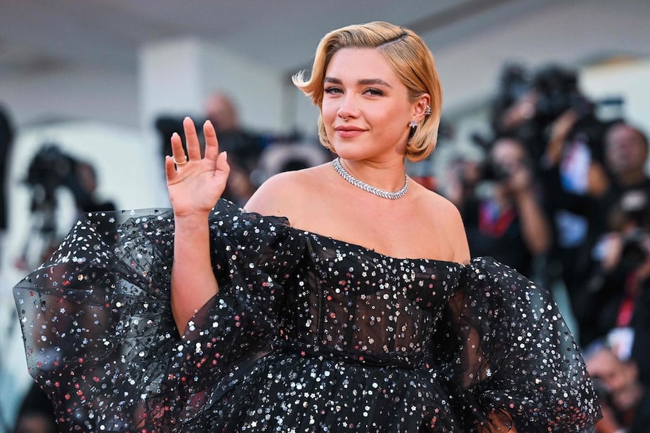 Florence Pugh dévoile sa poitrine dans une robe transparente ... Florence Pugh dévoile sa poitrine dans une robe transparente ...
