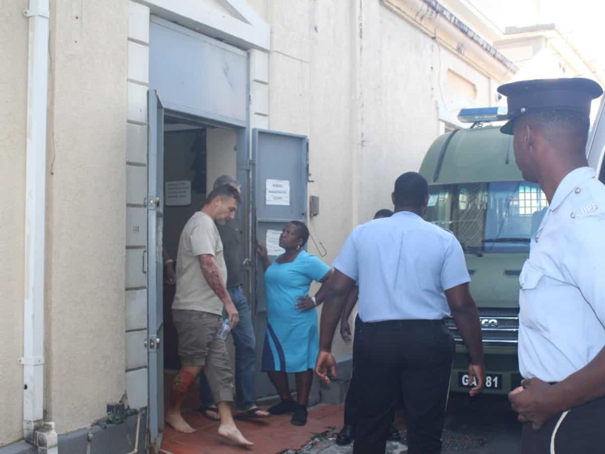 Meurtre de Daniel Langlois et de sa conjointe: «Assassin Jonathan, tu ...