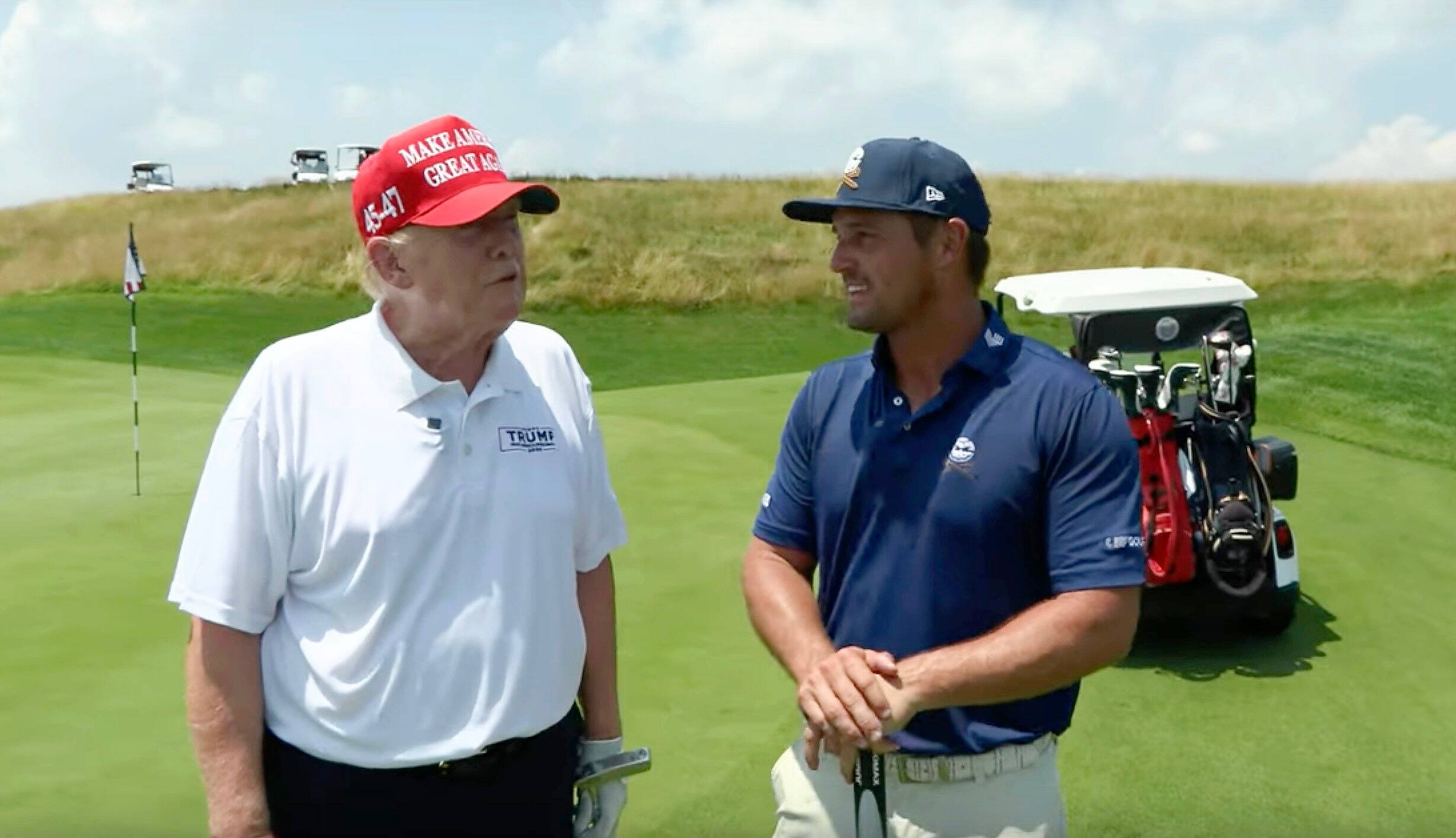 Bryson DeChambeau monte sur la scène de Donald Trump après sa victoire ...