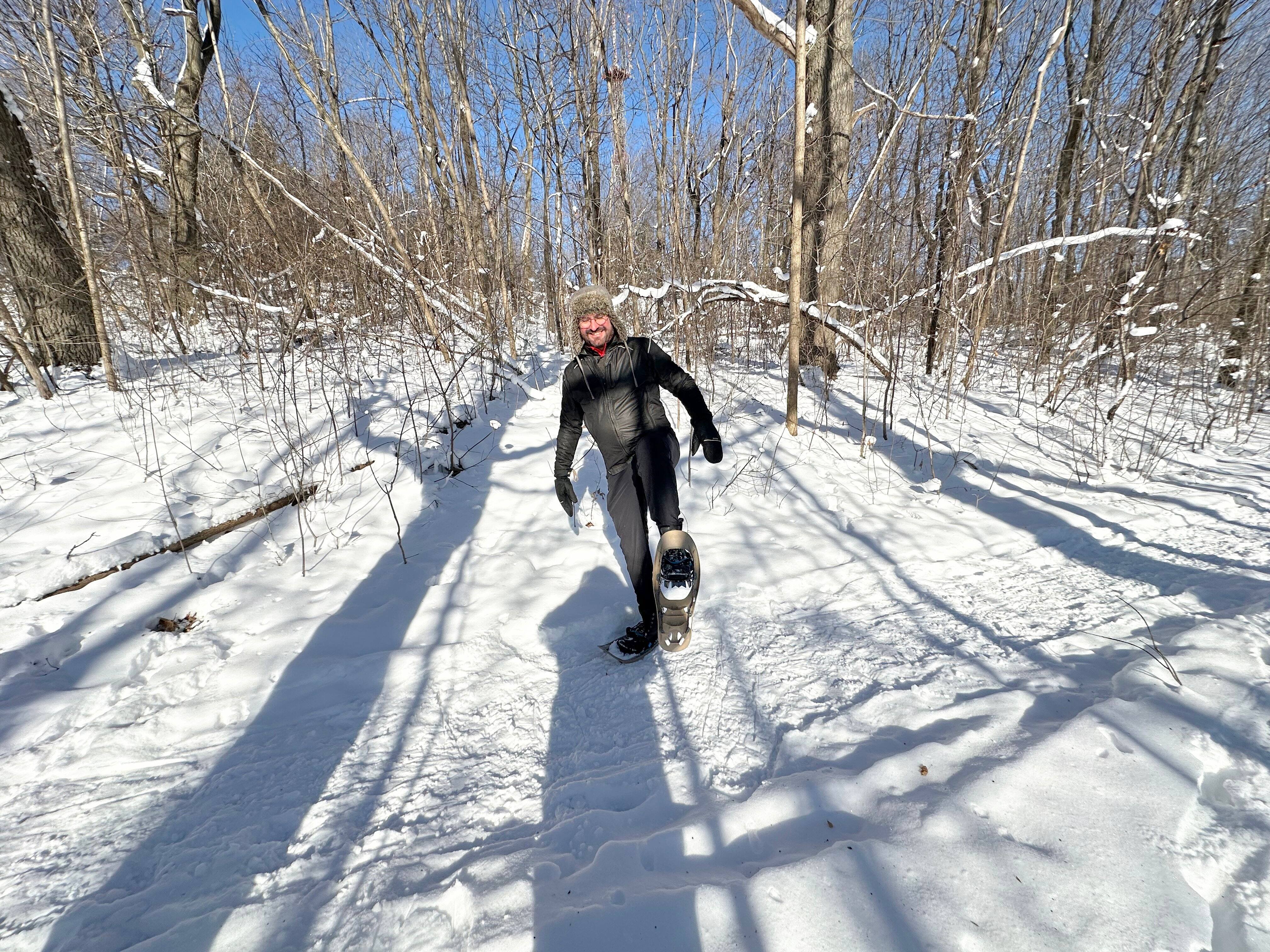 Faire de la raquette sur le mont Royal pour oublier les bruits de la ...