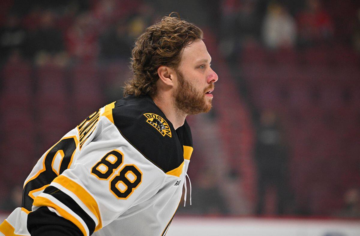 LNH: David Pastrnak rejoint Raymond Bourque dans l’histoire des Bruins ...
