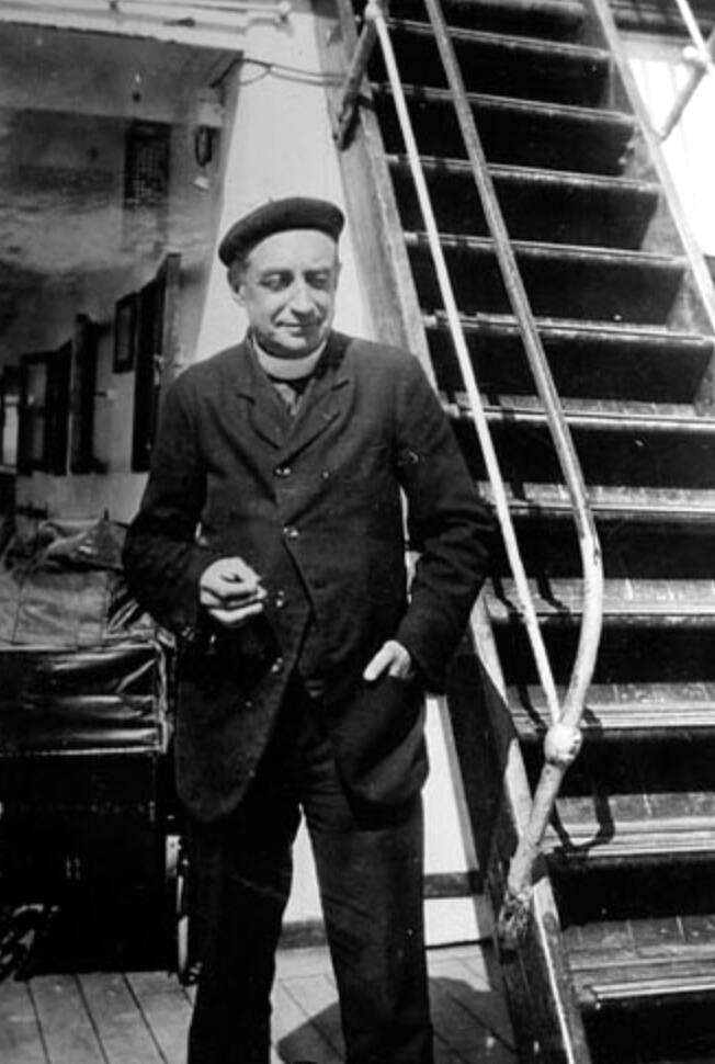 [IMAGES] Le frère Marie-Victorin parcourt l’Afrique en 1929 | JDM