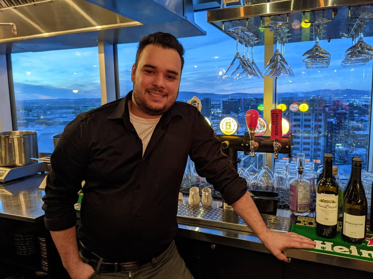 Restaurateur à 25 ans: avoir la tête dans les nuages, mais les pieds ...