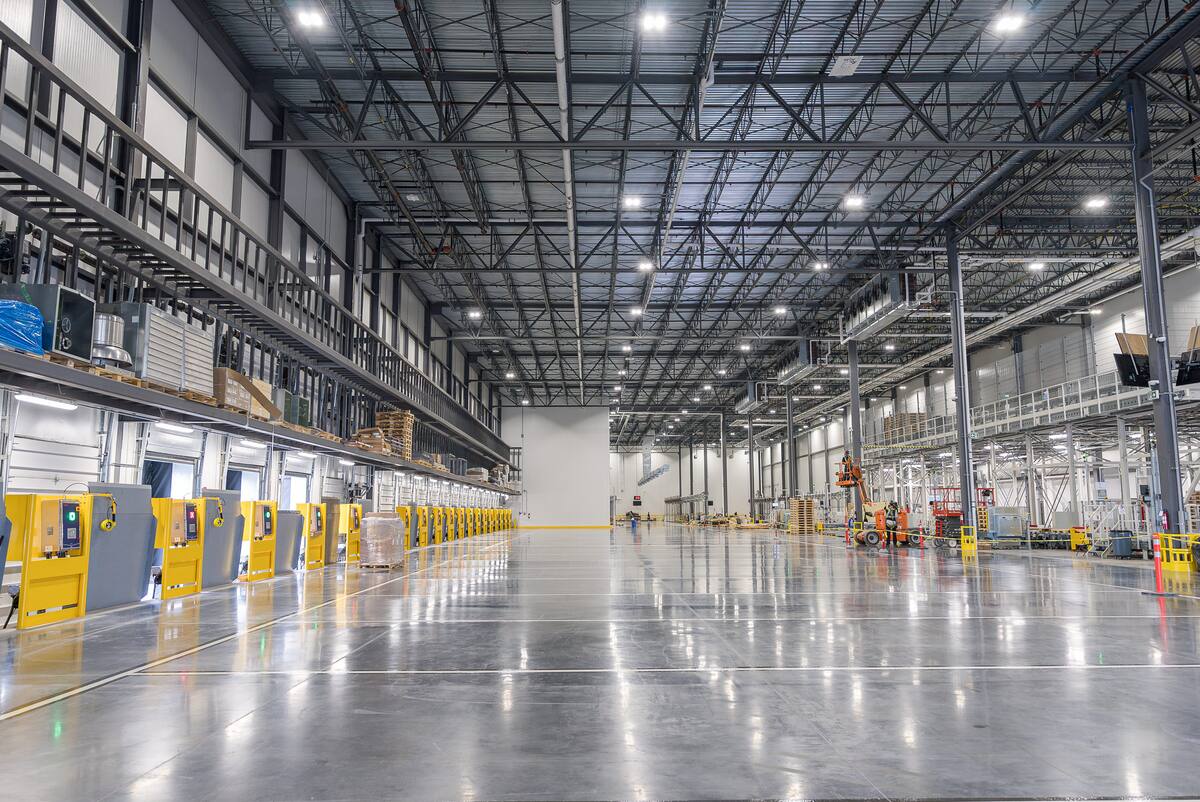 Metro ouvre son nouveau centre de distribution automatisé à Terrebonne ...