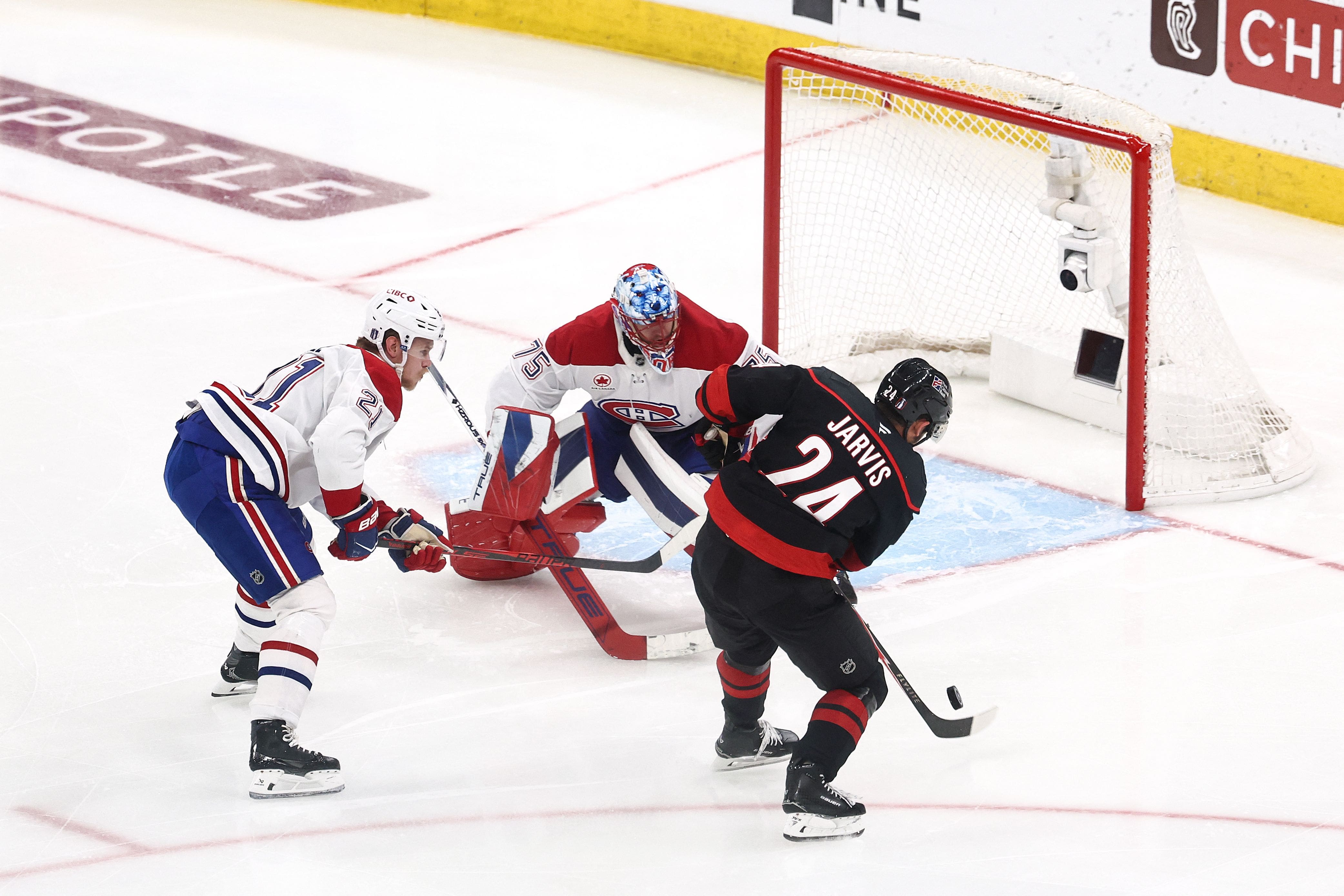 VIDÉO | «Olé! Olé, olé, olé!»: les partisans des Hurricanes tournent ...