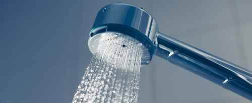 Canicule: est-ce une bonne idée de prendre une douche froide pour se ... Canicule: est-ce une bonne idée de prendre une douche froide pour se ...