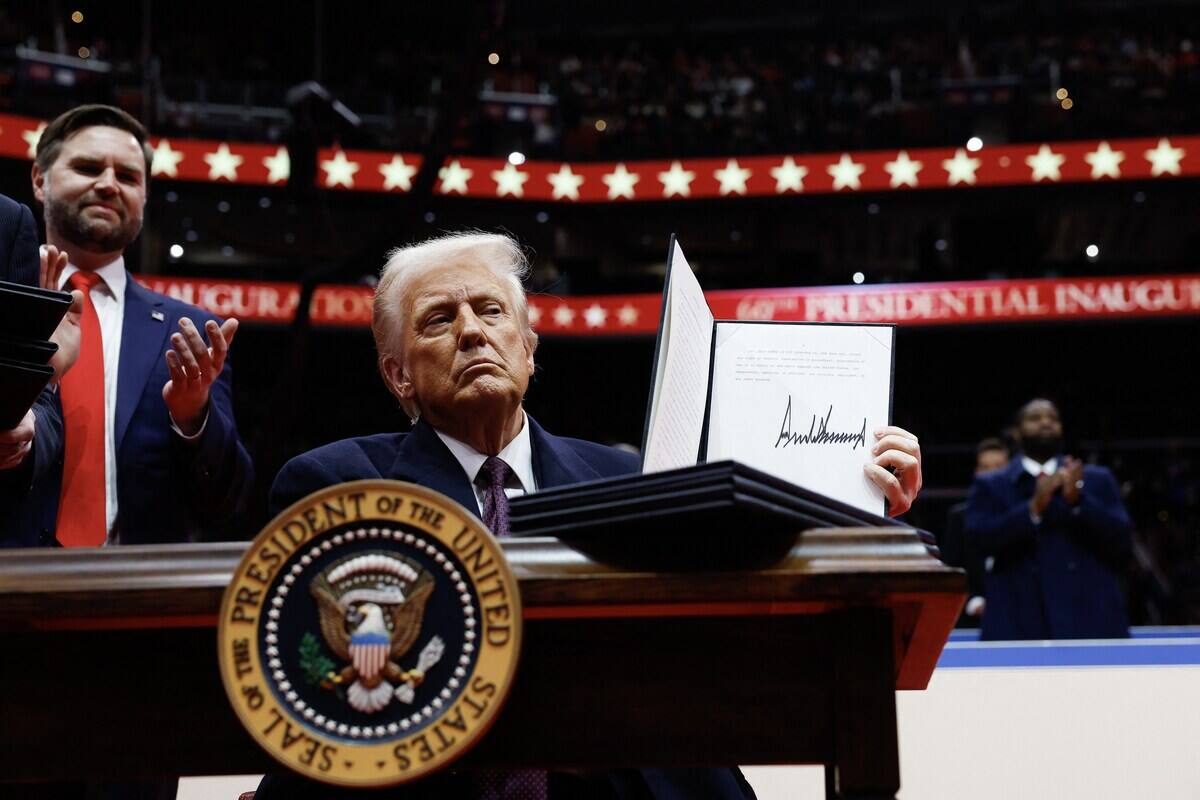 Voici ce que révèle la signature de Donald Trump sur lui, selon une ...