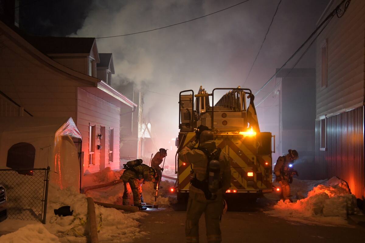 Trois blessés graves dans un incendie à Lévis | TVA Nouvelles | QUB info