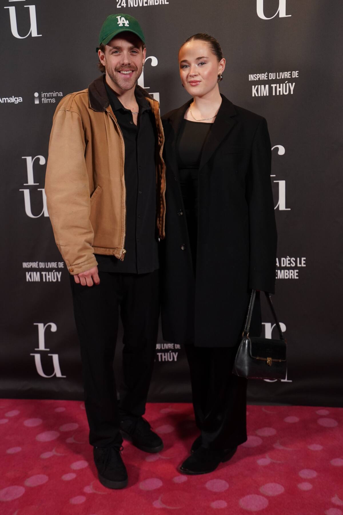 Voyez toutes les vedettes sur le tapis rouge de la première du film «Ru ...