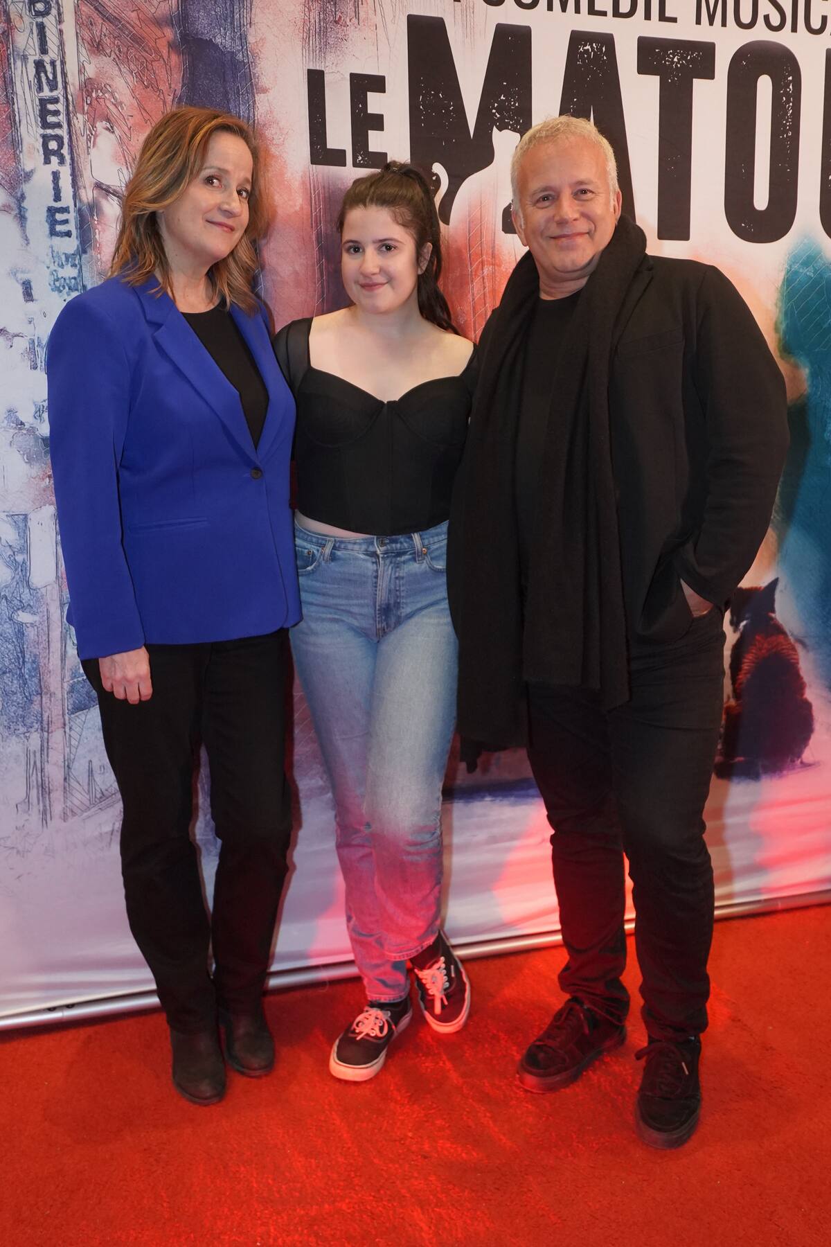 Toutes les vedettes sur le tapis rouge de la comédie musicale «Le Matou ...