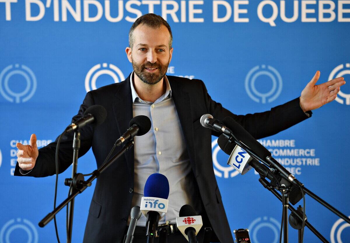 De grandes émotions pour le ministre Joël Lightbound | JDQ