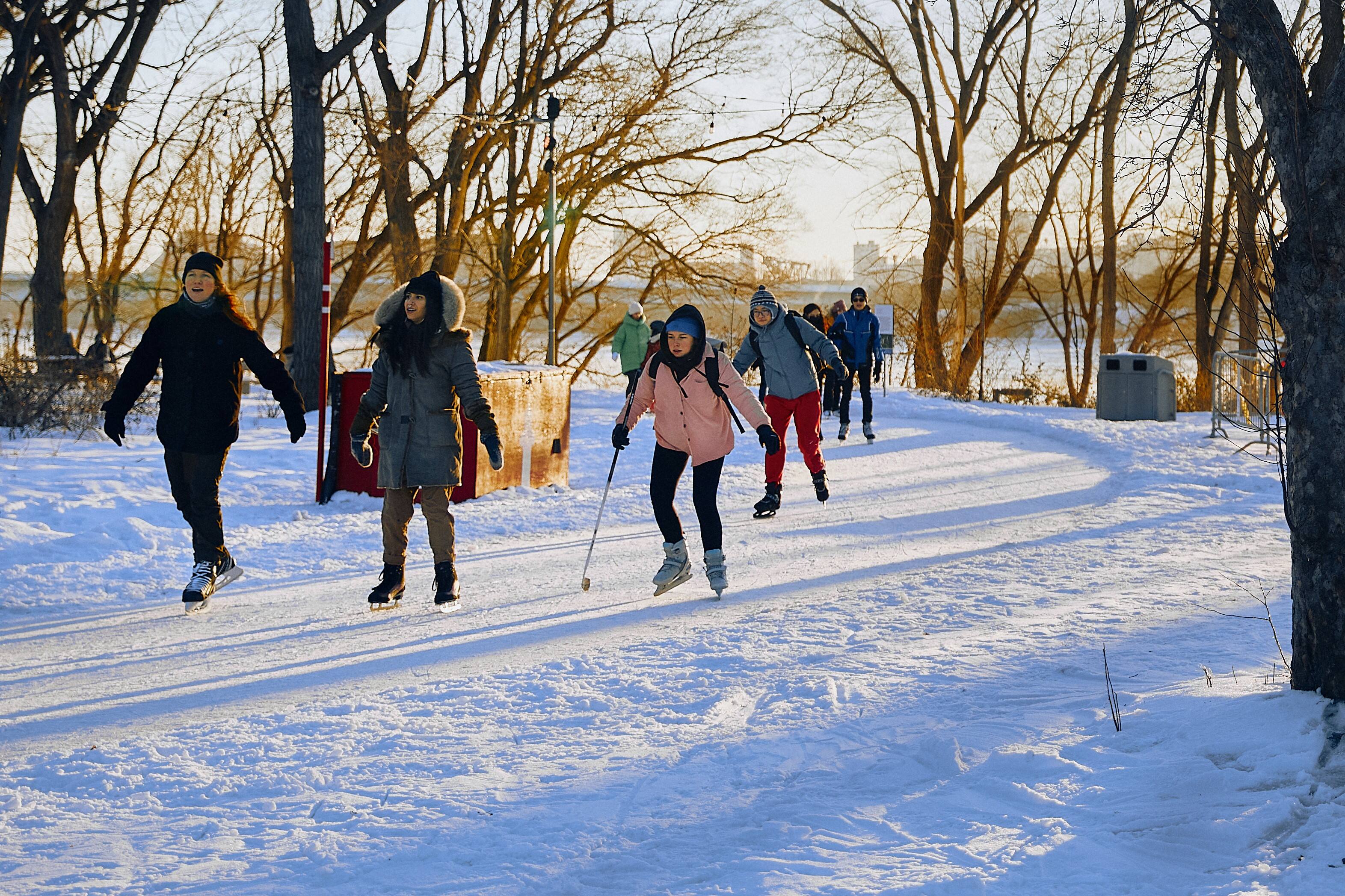 Voici 7 patinoires hors de l’ordinaire près de la ville ou en forêt | JDM