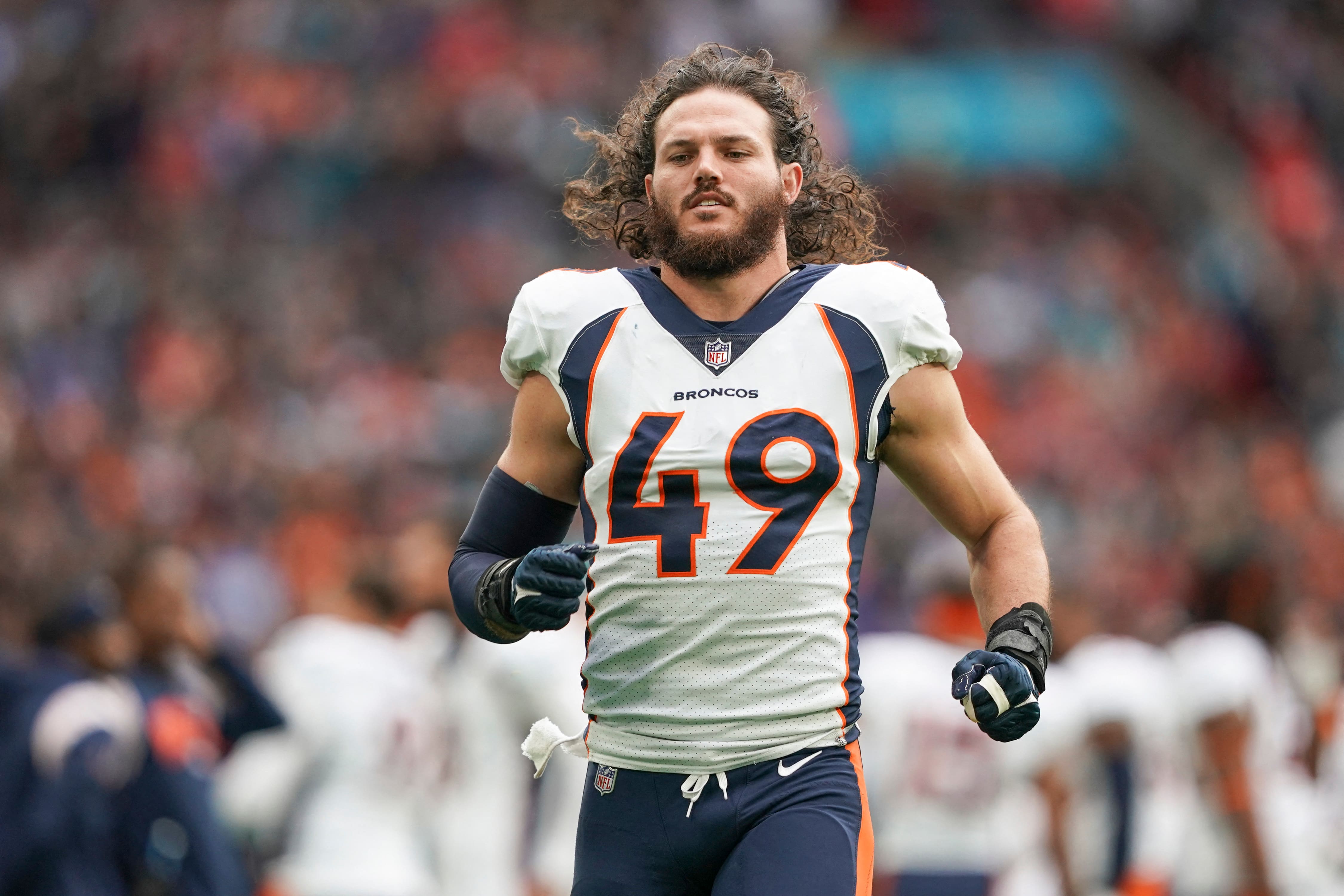 NFL: Alex Singleton est de retour trois semaines après s’être fait ...