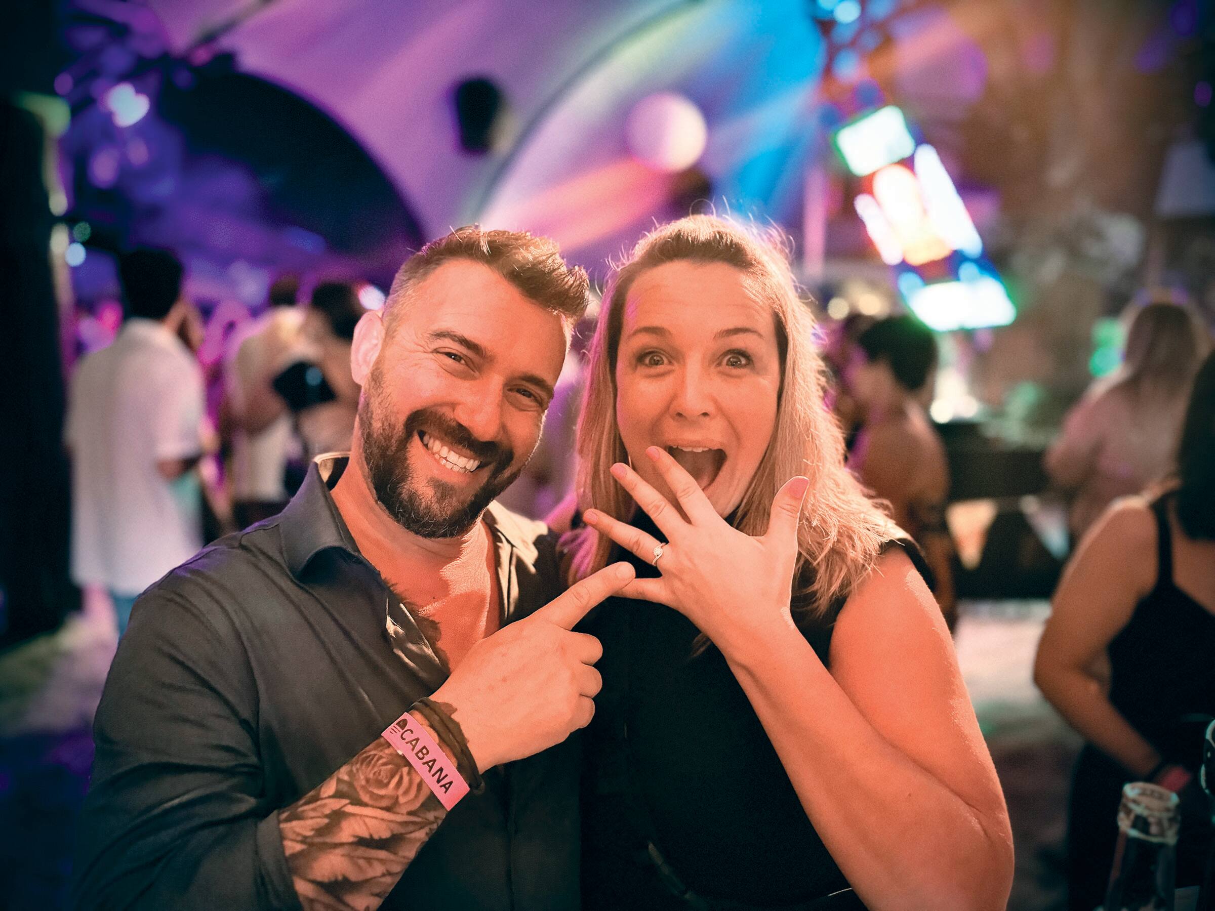 Fiançailles pour Julie Houle et son conjoint | 7 Jours