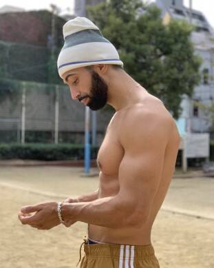 Le rappeur Ademo placé en garde à vue pour «rébellion» en France | TVA ...