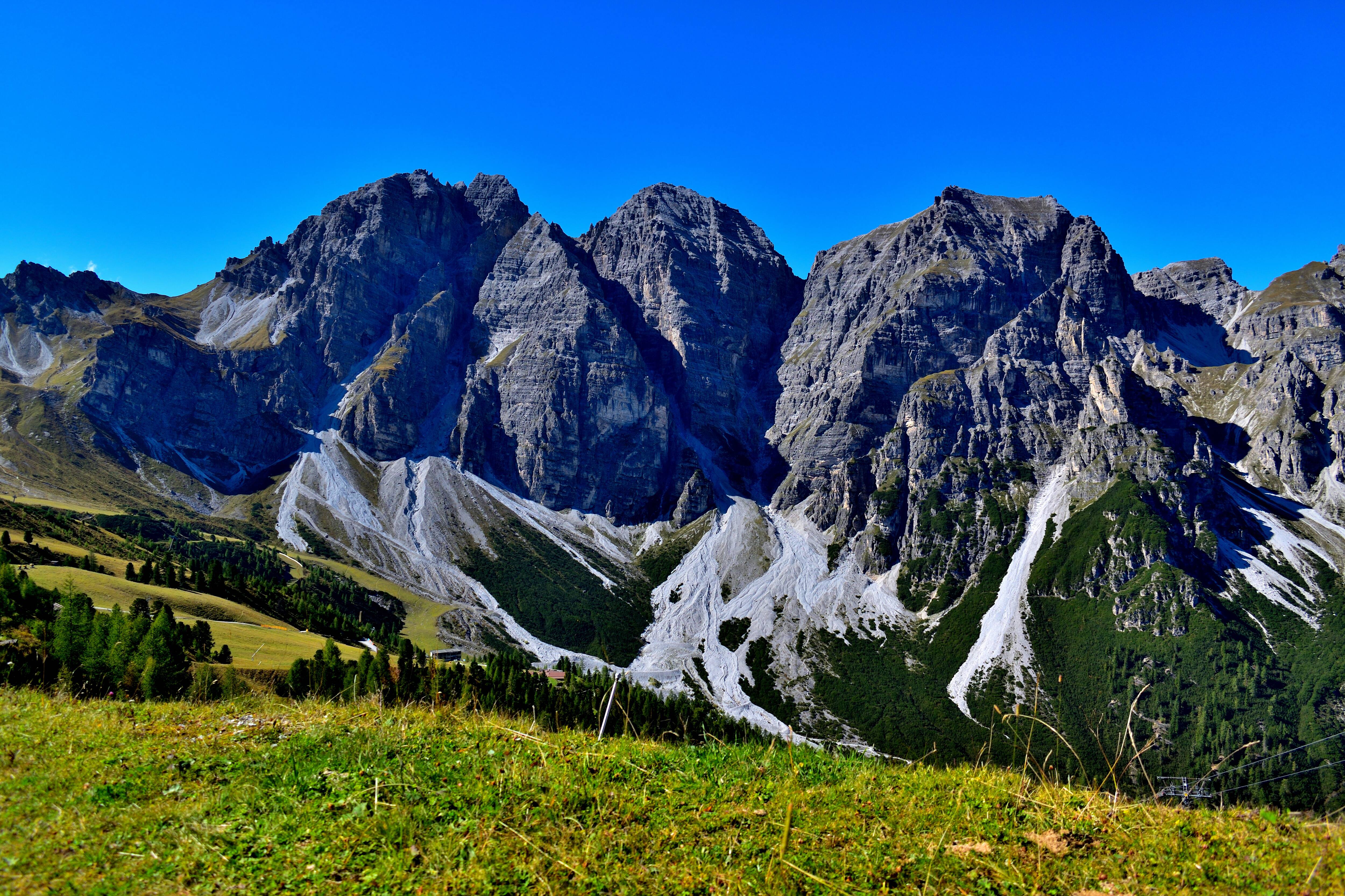 Mort d'un adolescent de 13 ans dans une avalanche dans les Alpes | JDM