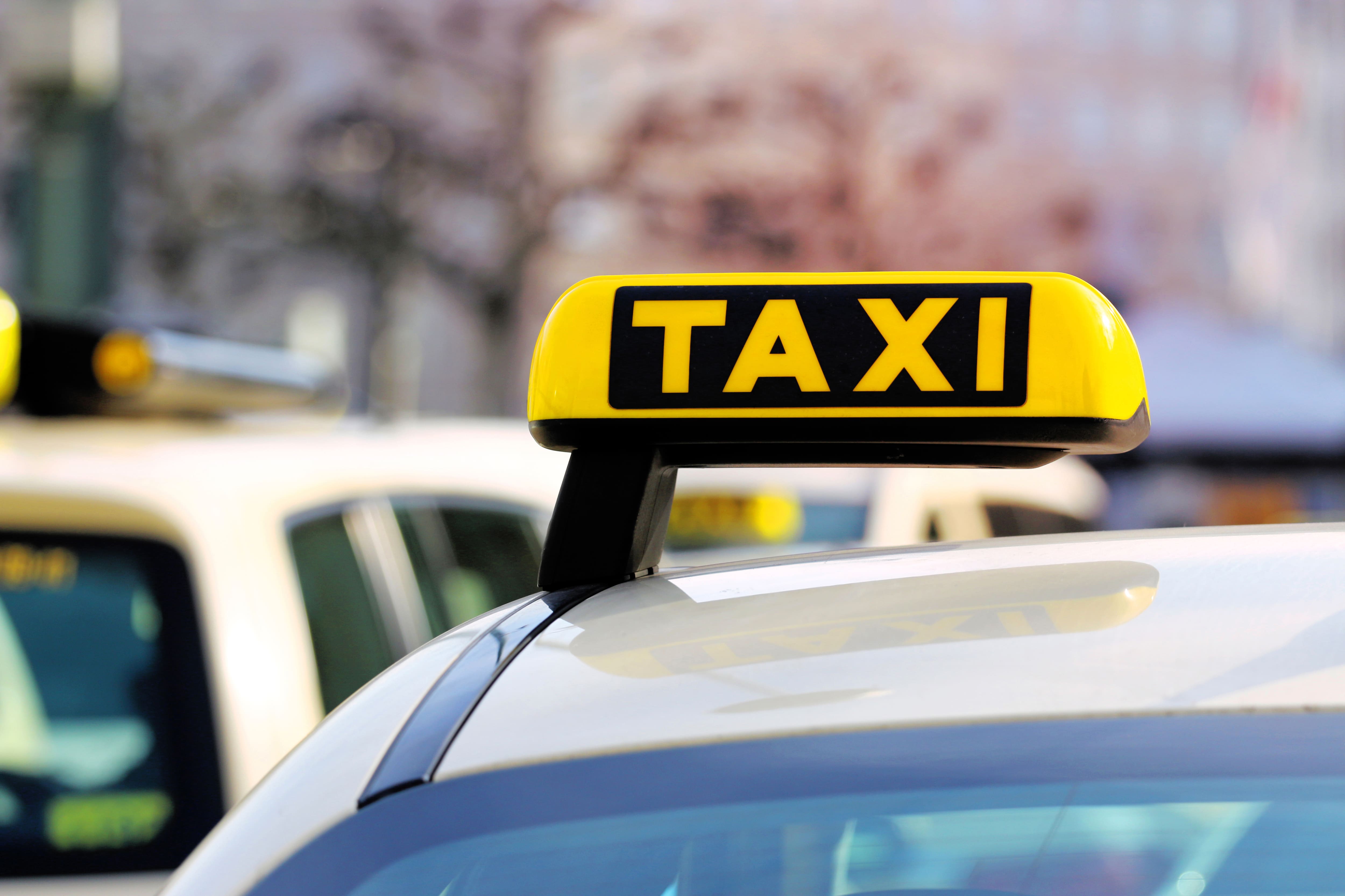 Faux taxis à Montréal: la déréglementation de l’industrie «a ouvert la ...