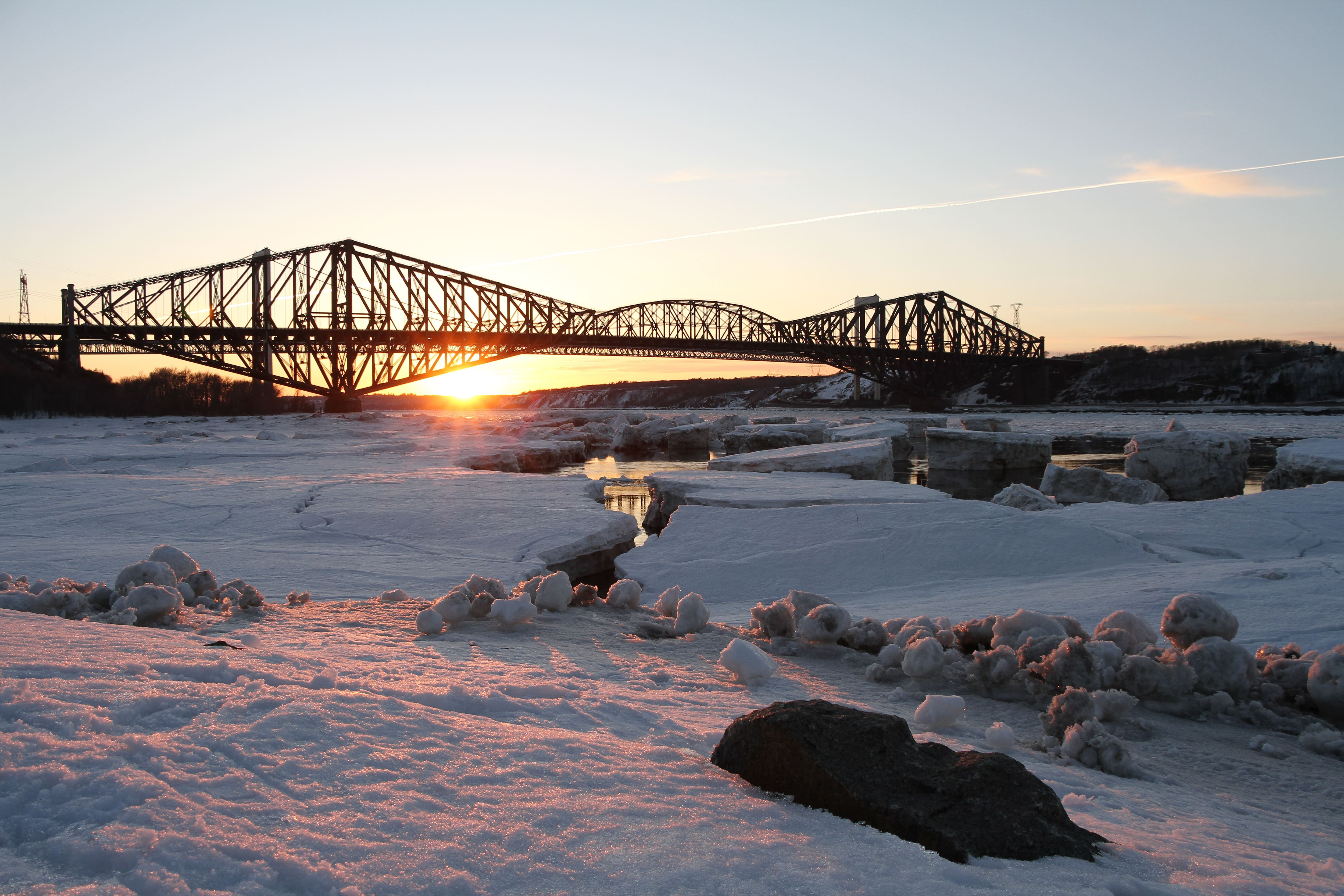 Une première croisière hivernale internationale sur le fleuve Saint ...