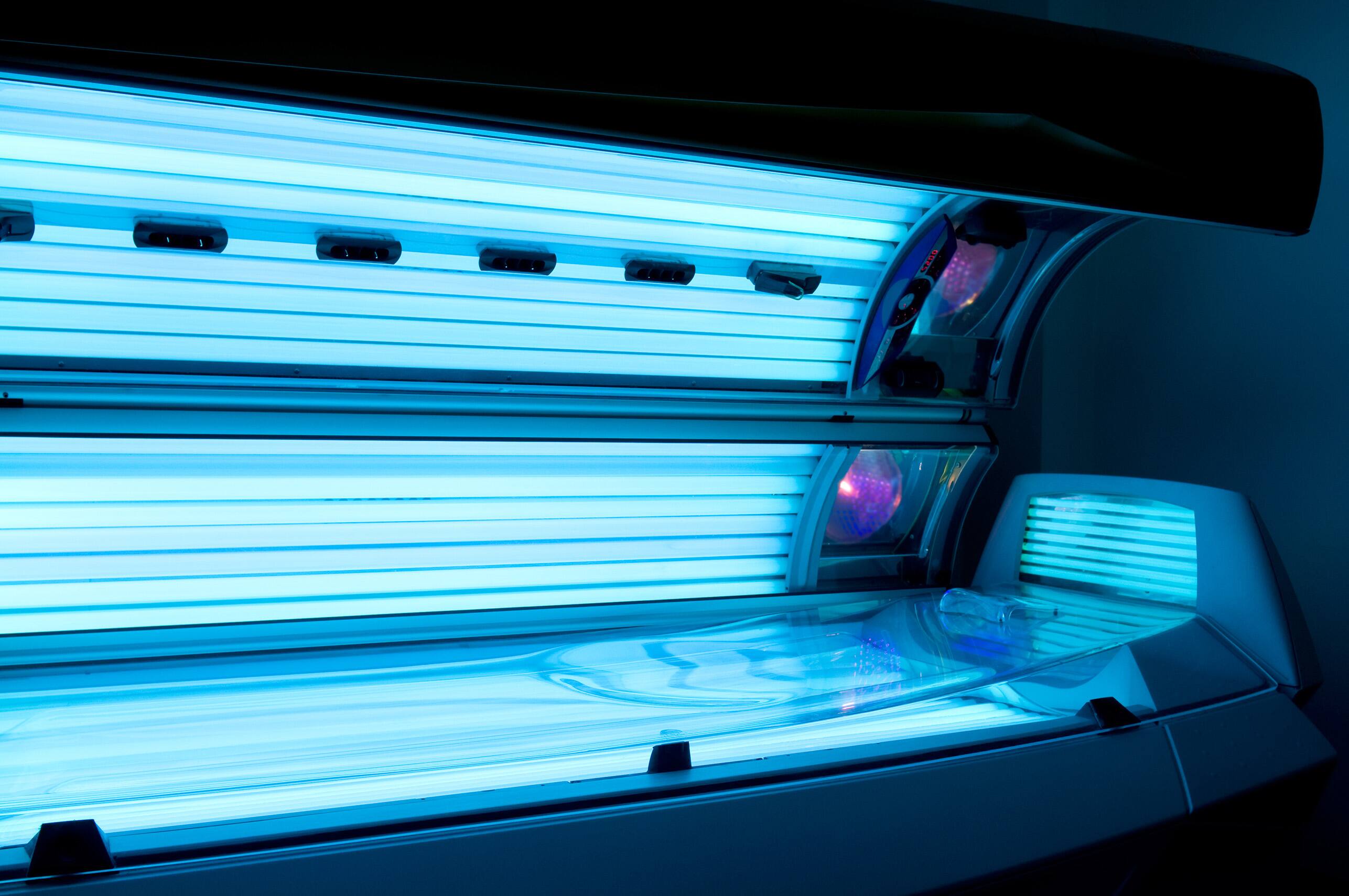 «Ne les utilisez pas»: les cabines de bronzage triplent le risque de ...