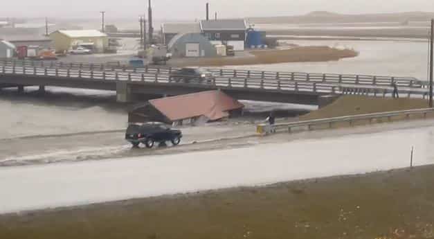 [EN VIDÉO] Houses swept away, 3-meter waves, floods: Alaska hit by a ...