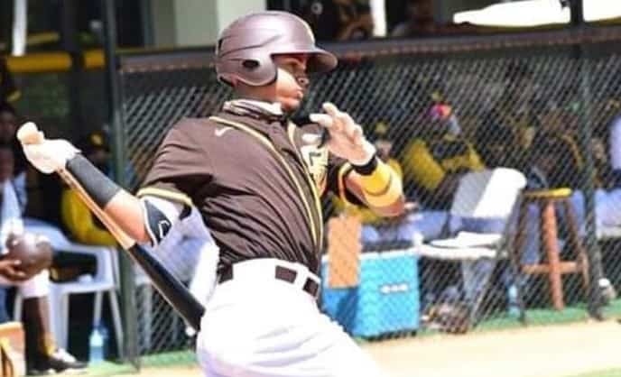 Un espoir du baseball se fait passer pour un adolescent | JDQ