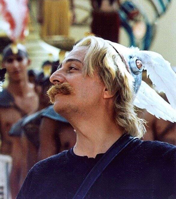 Des «Visiteurs« au «Père Noël est une ordure» : voici 5 comédies cultes ...