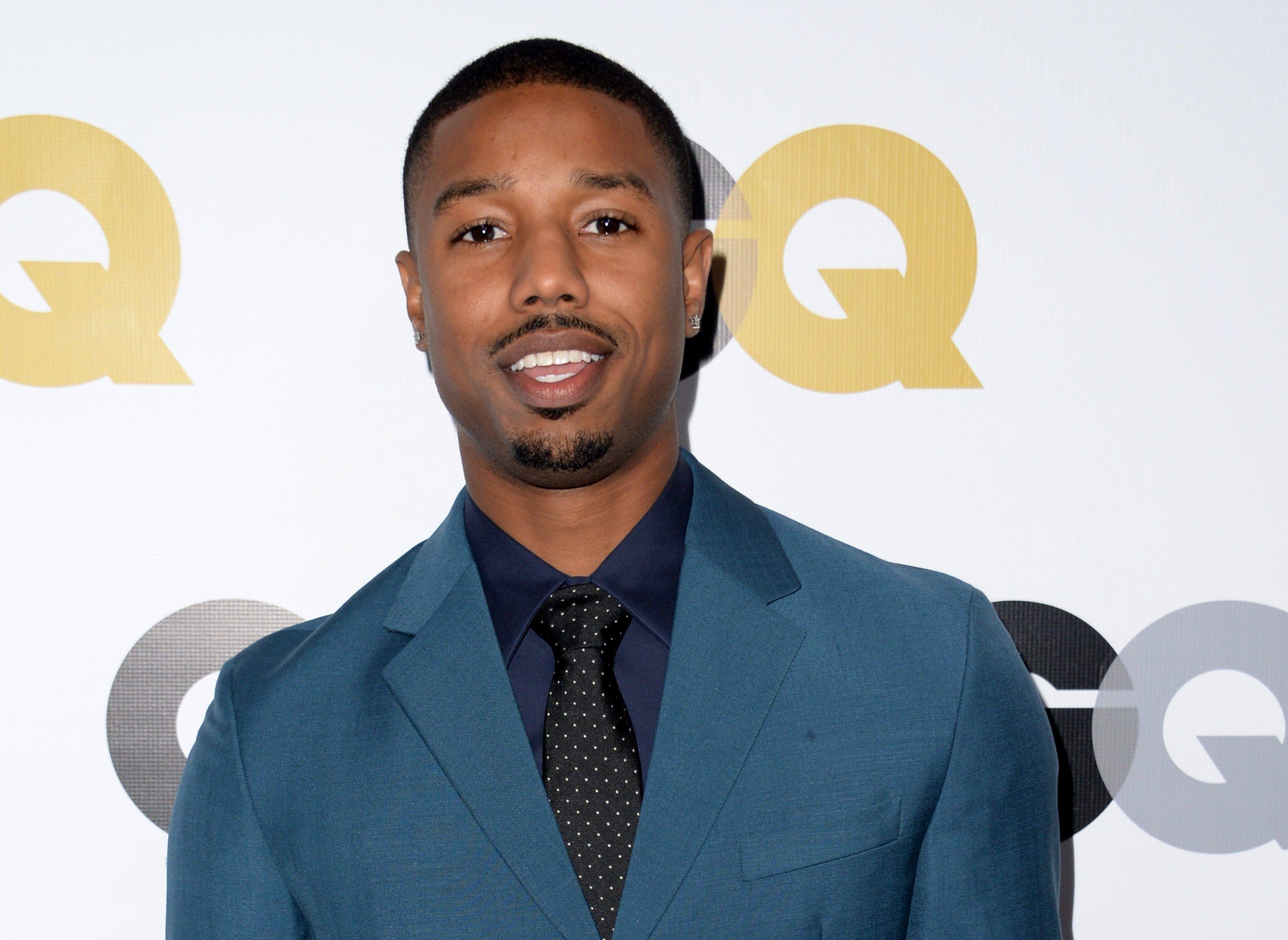 Michael B. Jordan emboutit sa Ferrari dans une voiture stationnée | TVA Nouvelles
