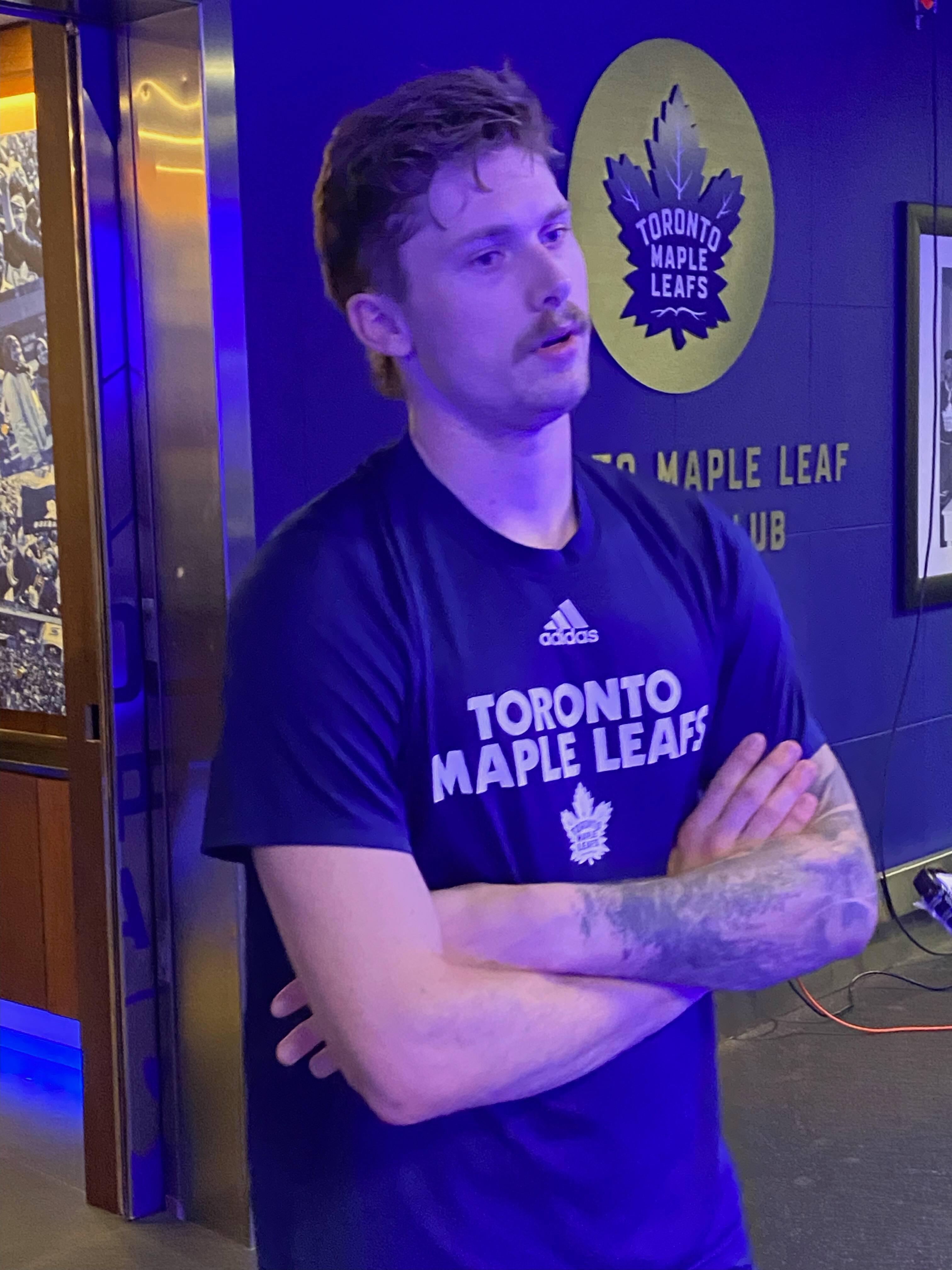 Simon Benoit : un défenseur québécois qui désire s’accrocher à Toronto ...