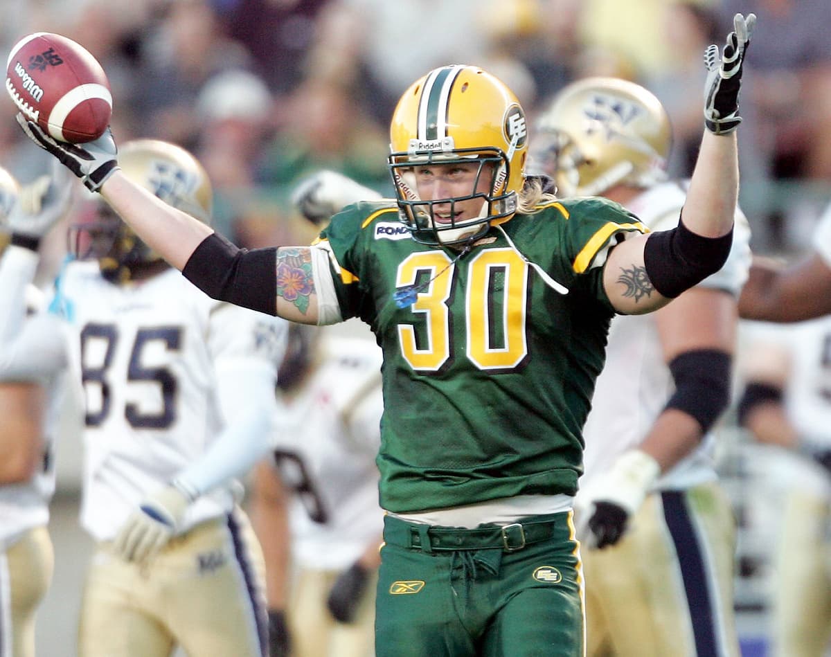 Choisi au sein de l’équipe d’étoiles de la décennie 2000 des Elks ...