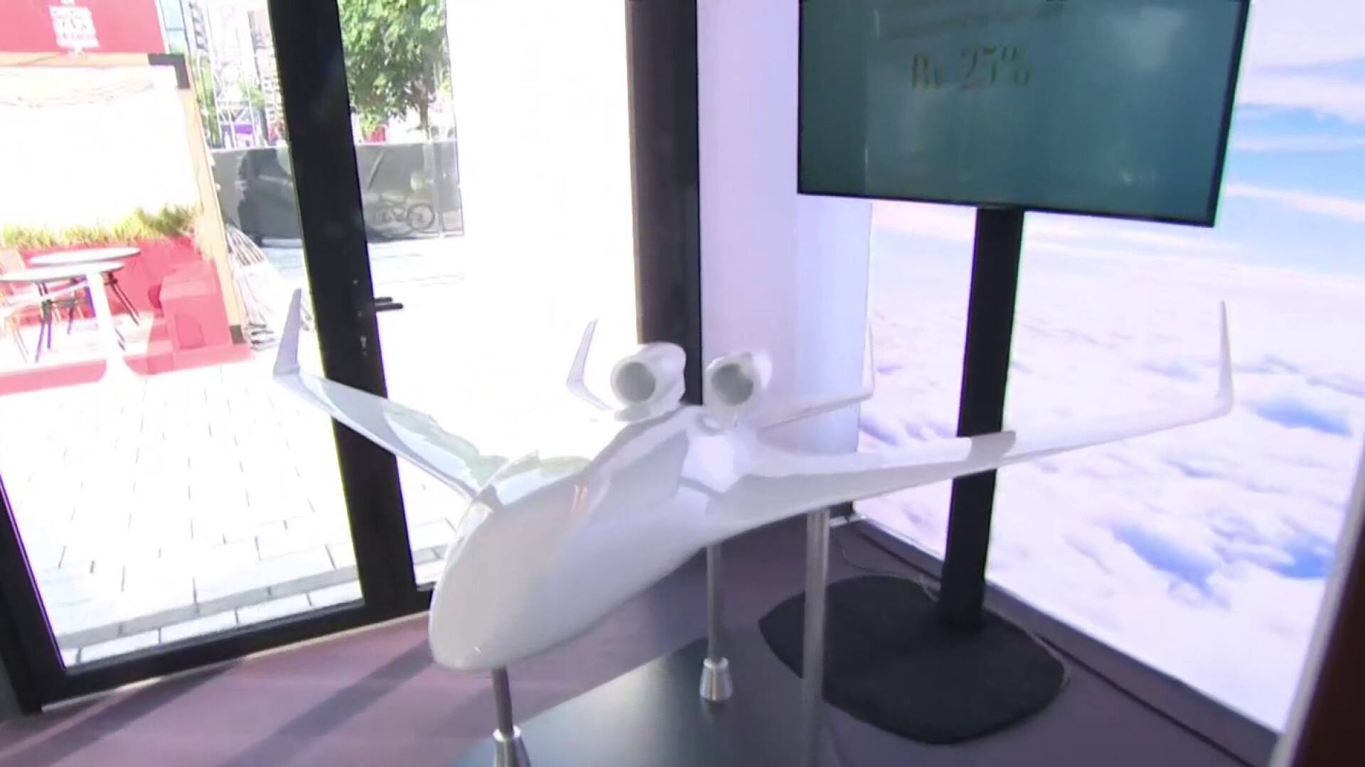 Bombardier vous invite à bord d'une reproduction de l’avion Global 7500 ...