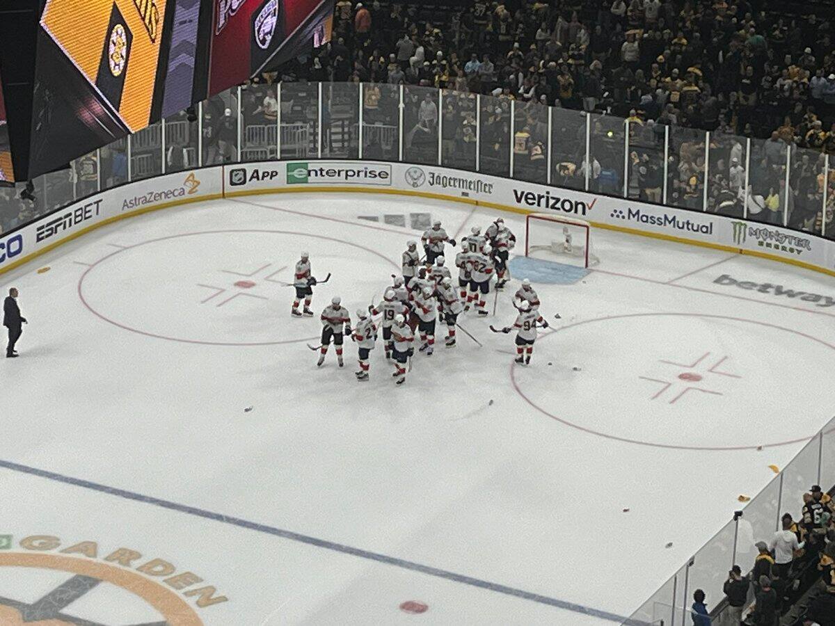 Les Panthers reçoivent une pluie de projectiles au TD Garden | JDM