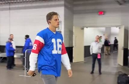 Joe Burrow salue les Alouettes et son père Jim | JDM