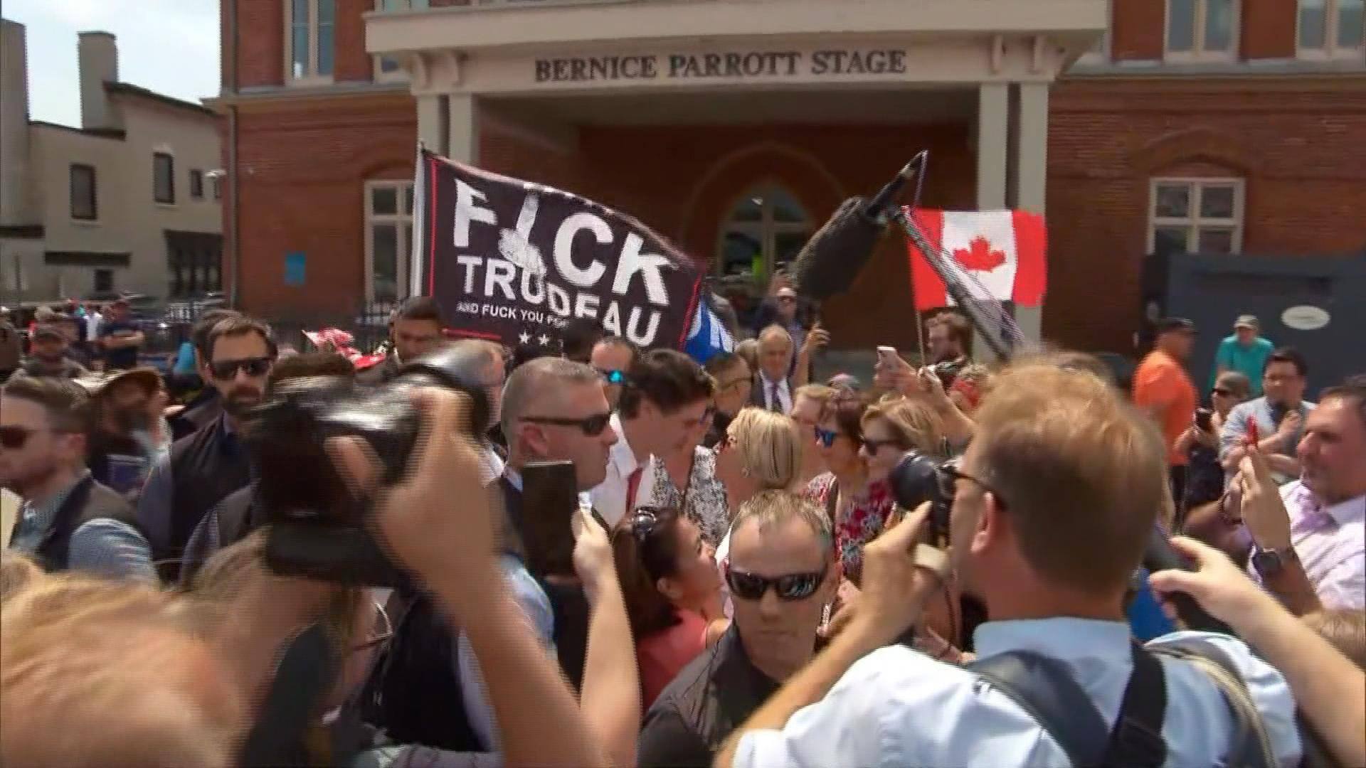Trudeau interrompu en Ontario; les dessous de la sécurité d'un premier ...