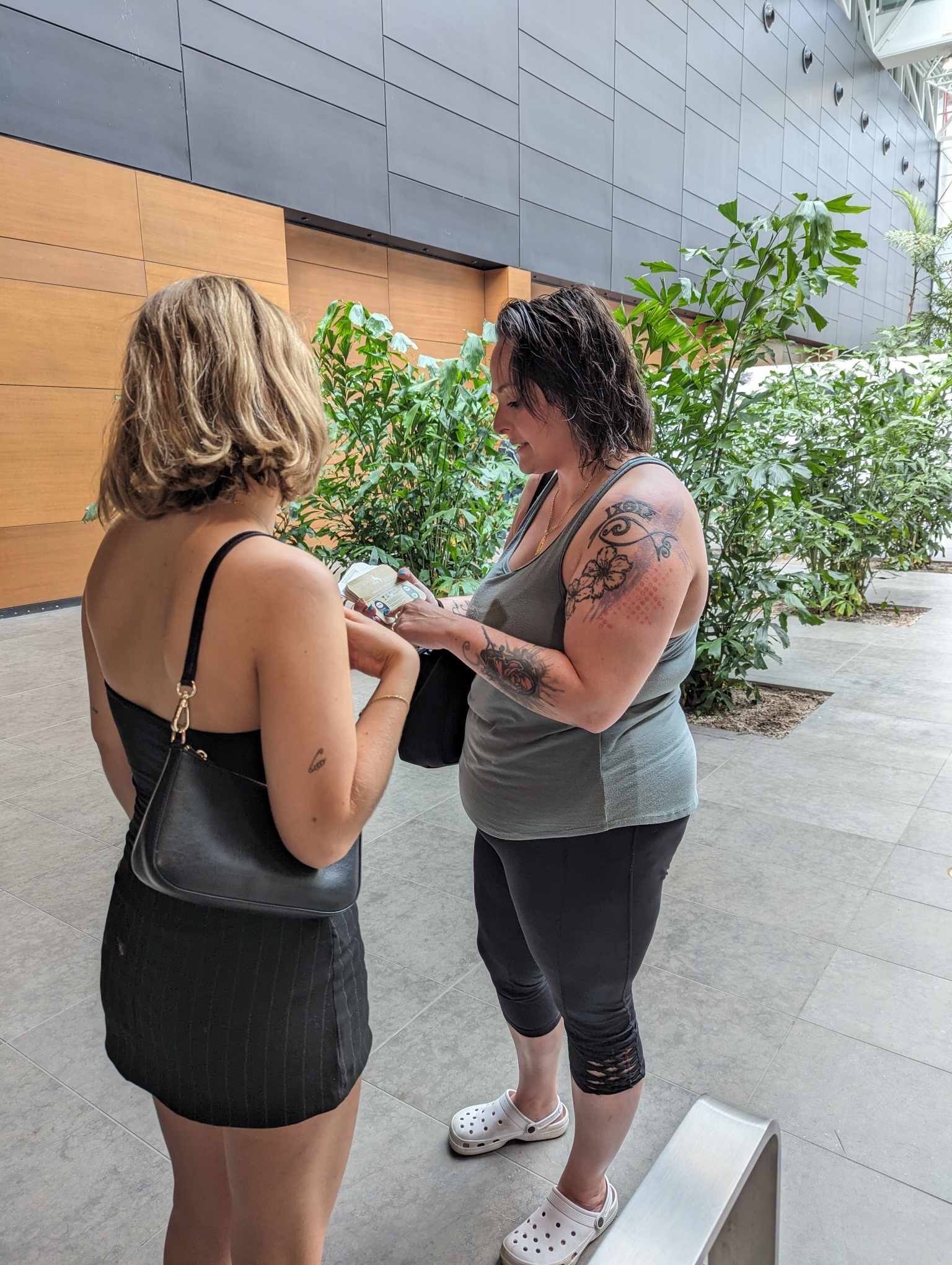 Des mains baladeuses, mais pas de prévention | JDQ