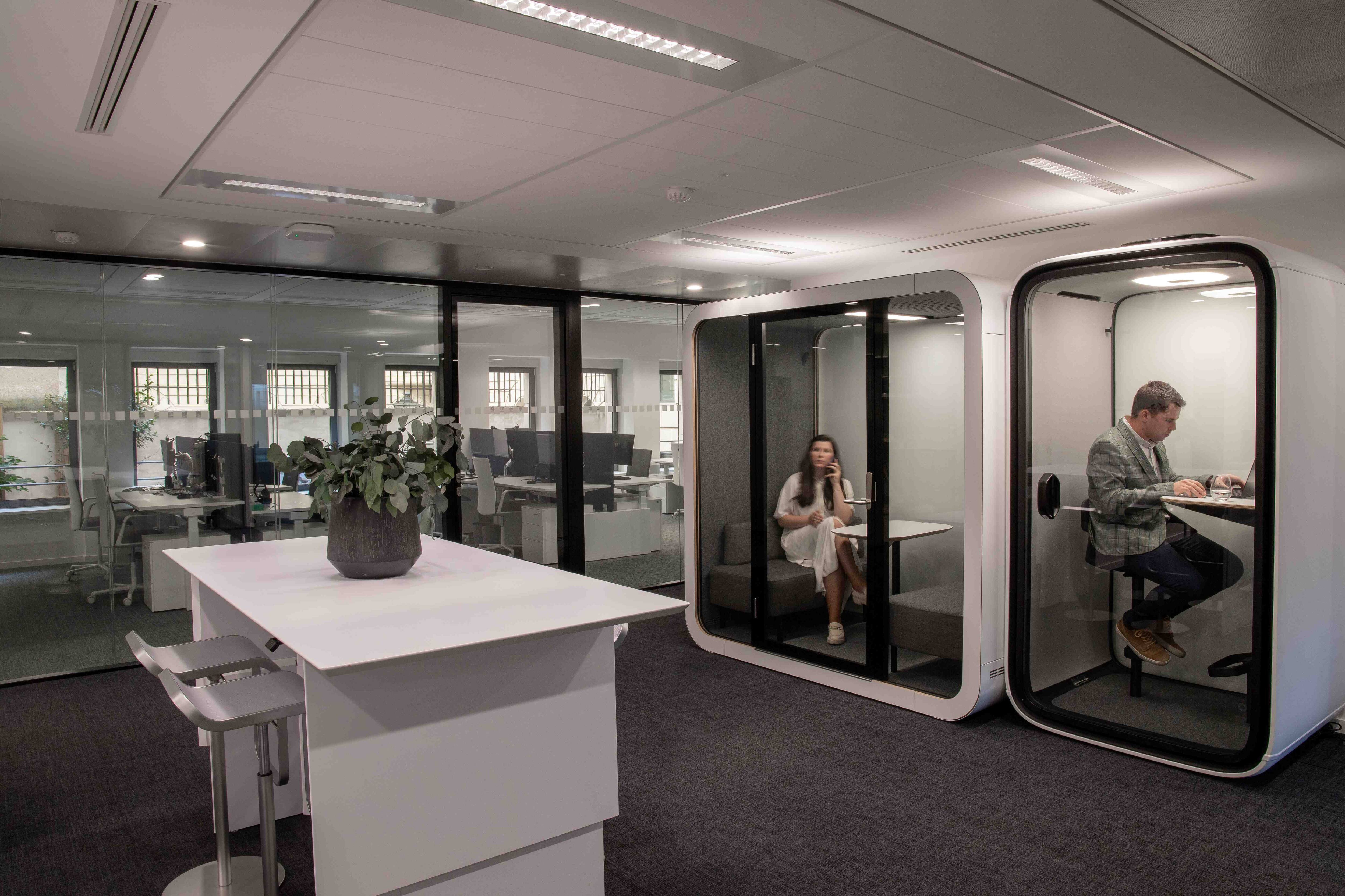 Caisse de dépôt: une facture de 166 M$ pour neuf bureaux à l’étranger | JDM