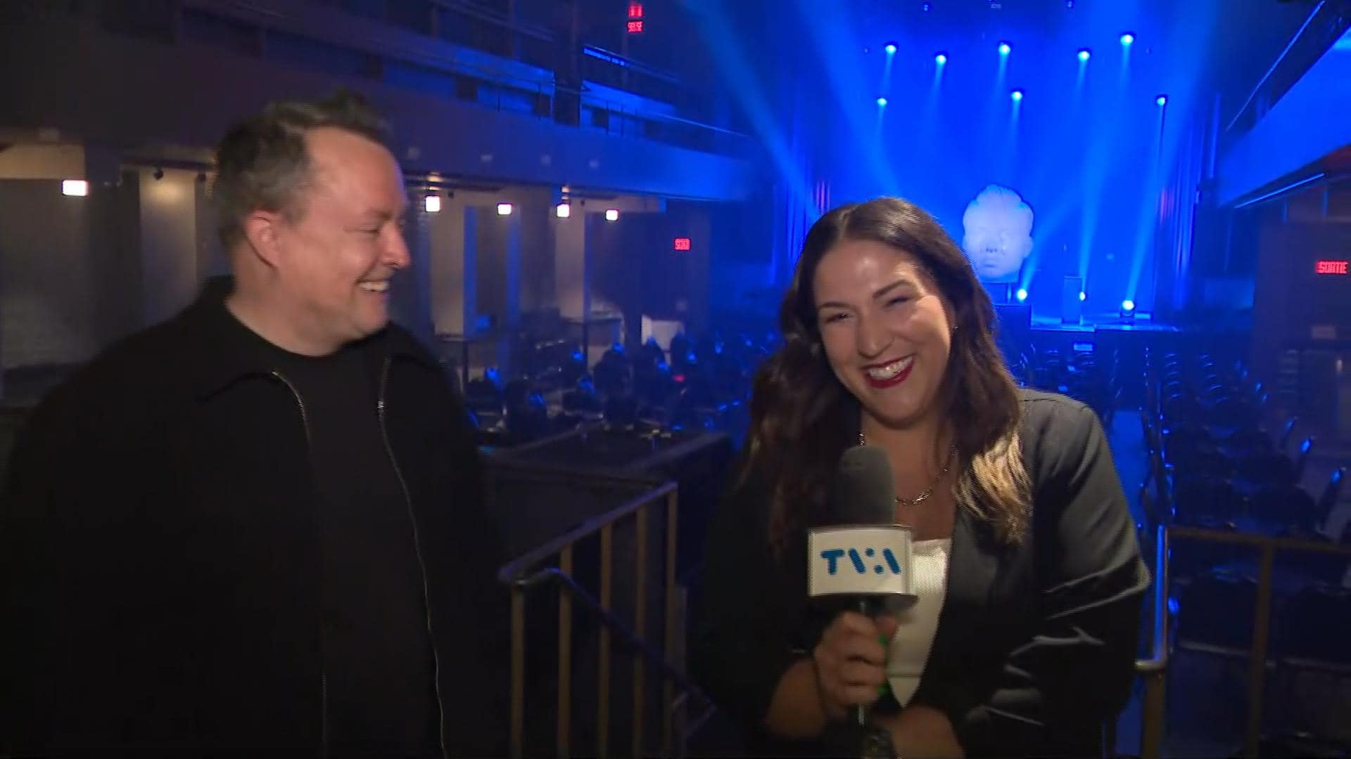 Mike Ward lâche un «tabarnak!» en plein bulletin de nouvelles | JDM