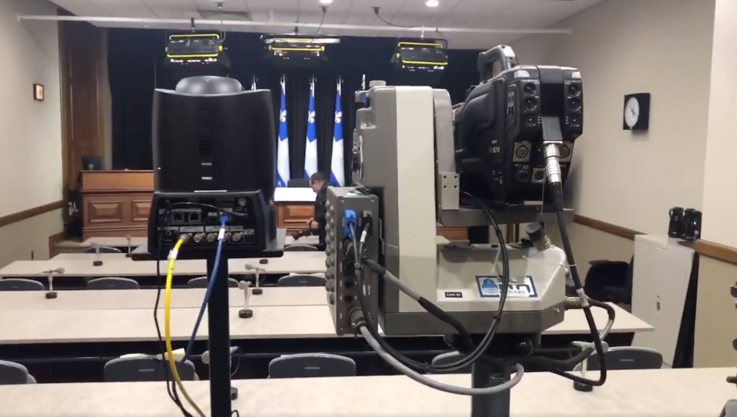 Dans les coulisses du point de presse quotidien | TVA Nouvelles