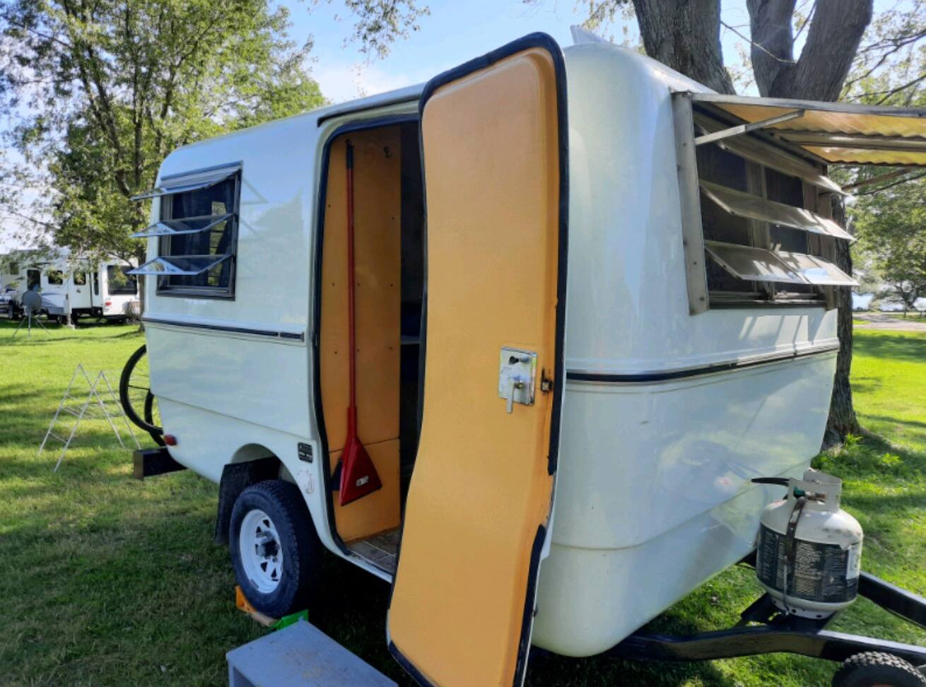 3 roulottes de style Boler «en shape» à vendre pour moins de 13 750 ...