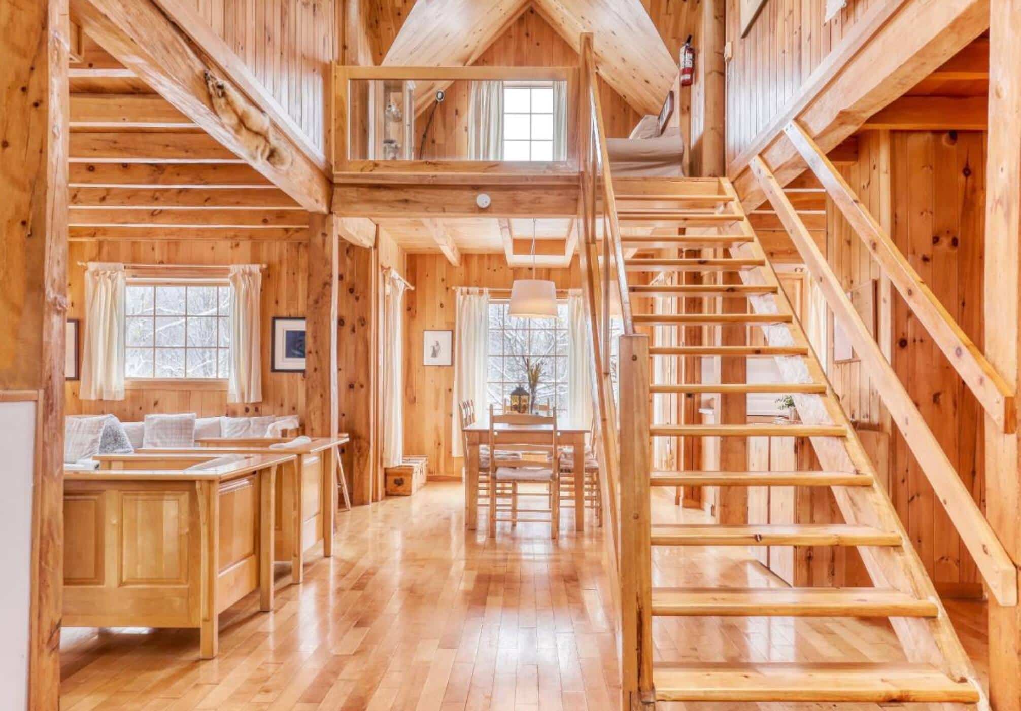 Lanaudière: maison rustique dans un espace boisé en montagne | JDM