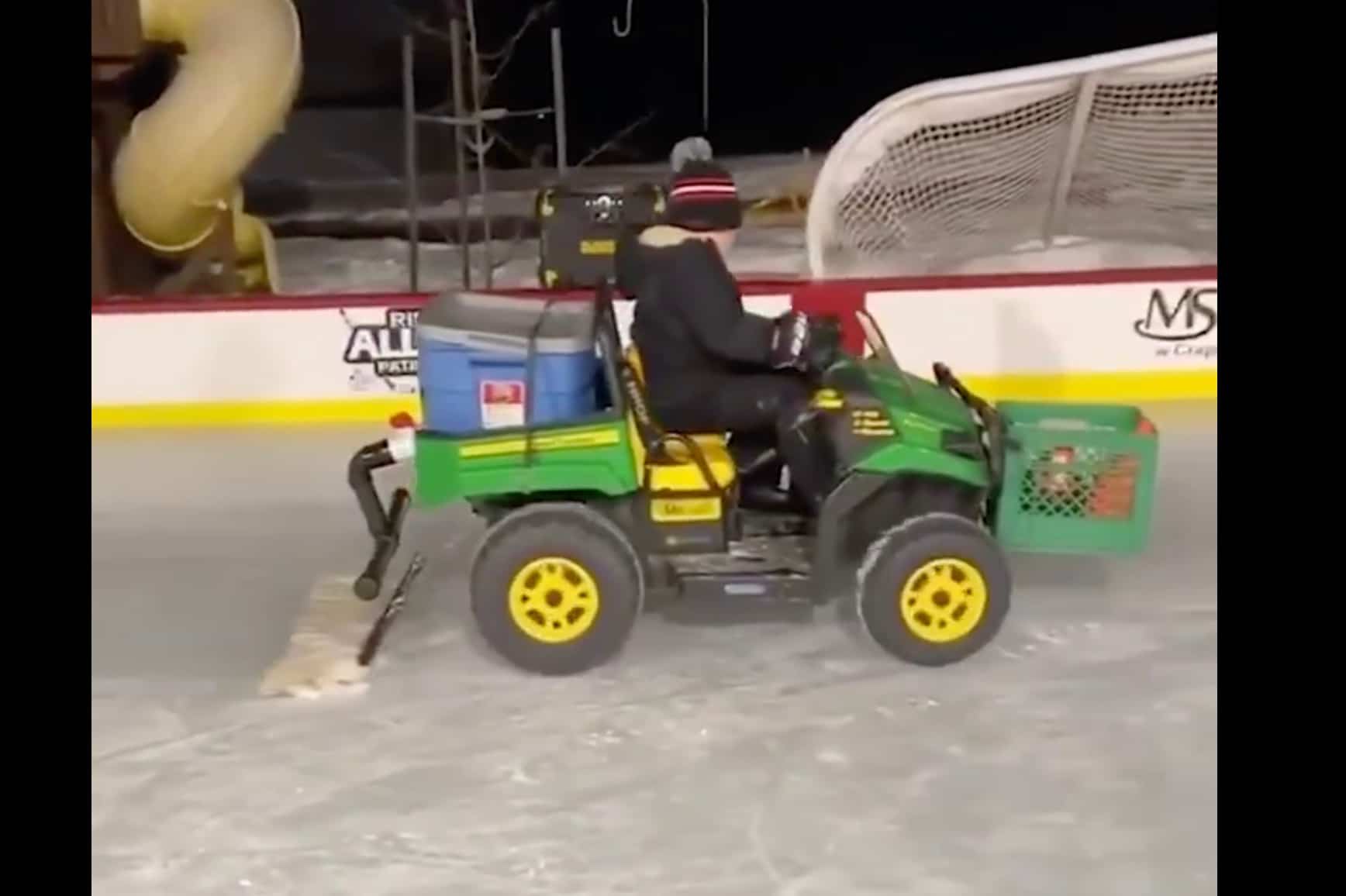 À 5 ans, il conduit une mini-Zamboni | JDM