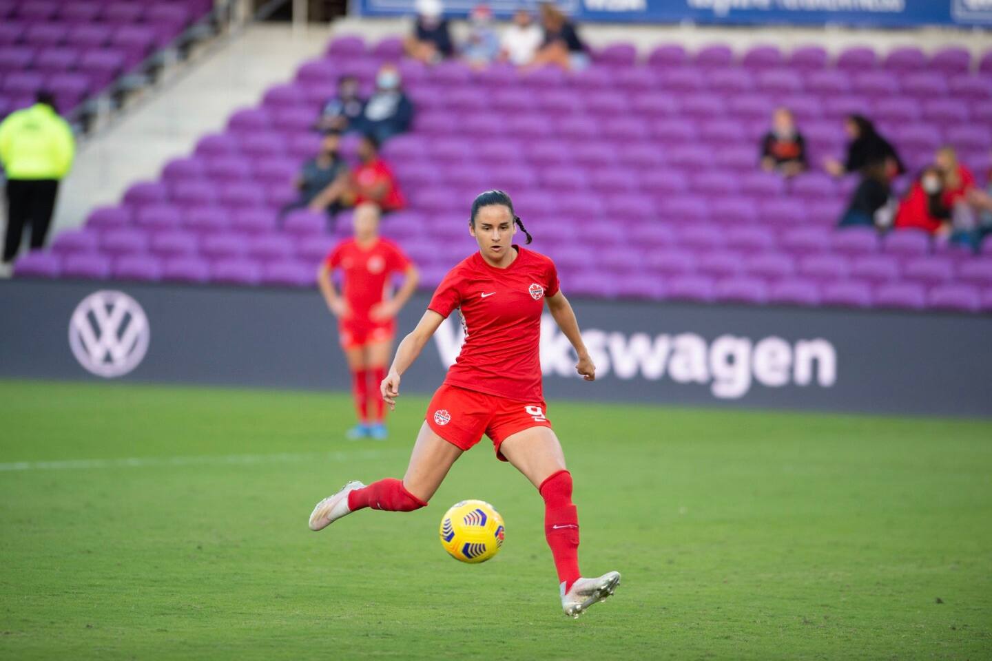 Une première présence dans le maillot canadien pour Evelyne Viens | JDM