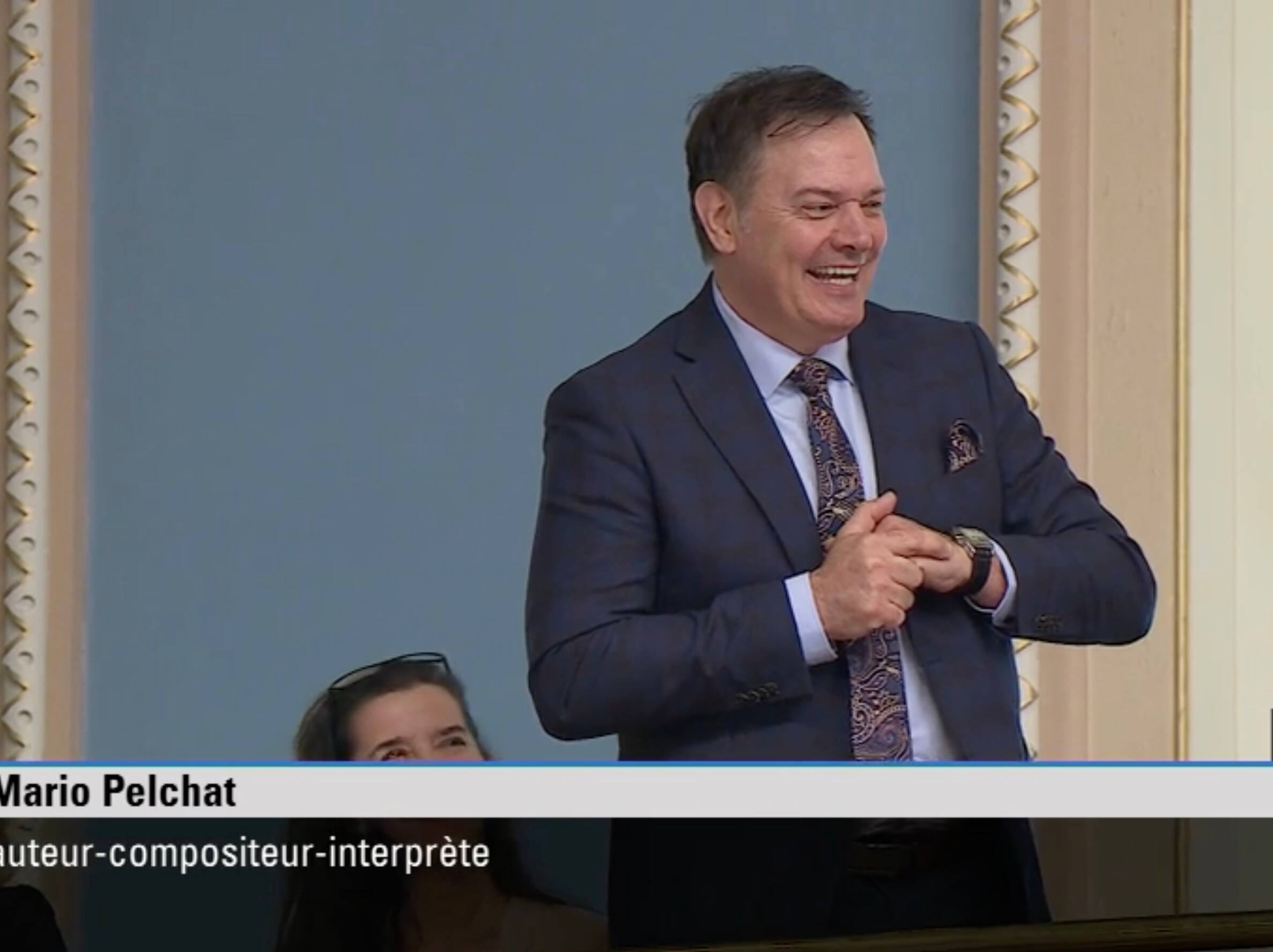 [VIDÉO] Mario Pelchat chante dans le Salon bleu: le chanteur a été honoré pour ses 40 ans de ...