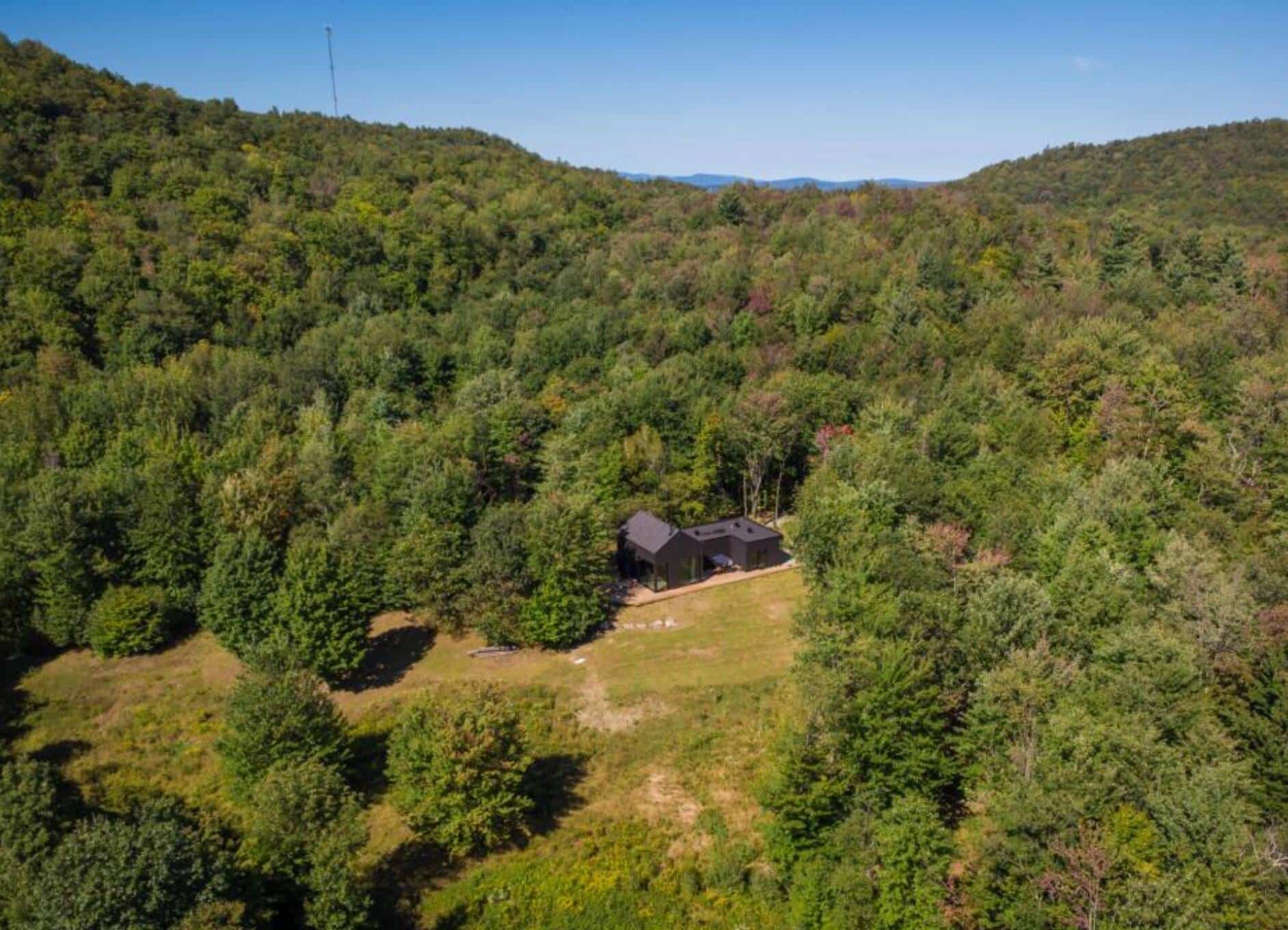 Un chalet scandinave à vendre à Sutton pour 1 050 000$ | Silo 57