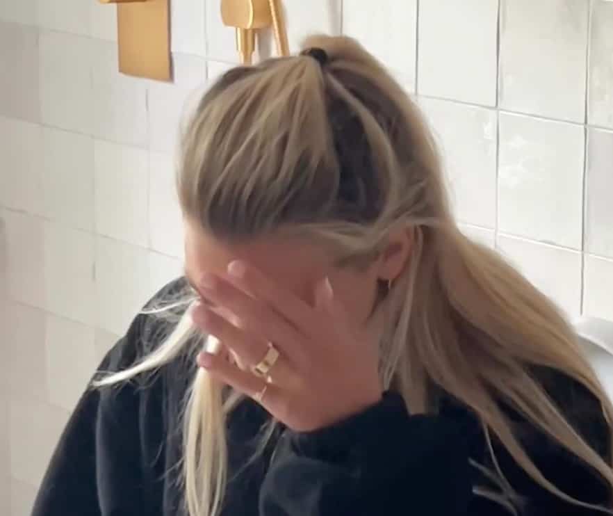 Elisabeth Rioux filme Cath d’OD en train d’uriner et le partage sur ...