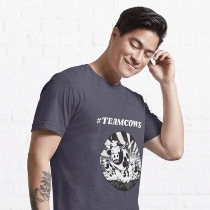 Un Tiktokeur montréalais vend des t-shirts à l’effigie des vaches de Saint-Sévère | Le Sac de chips